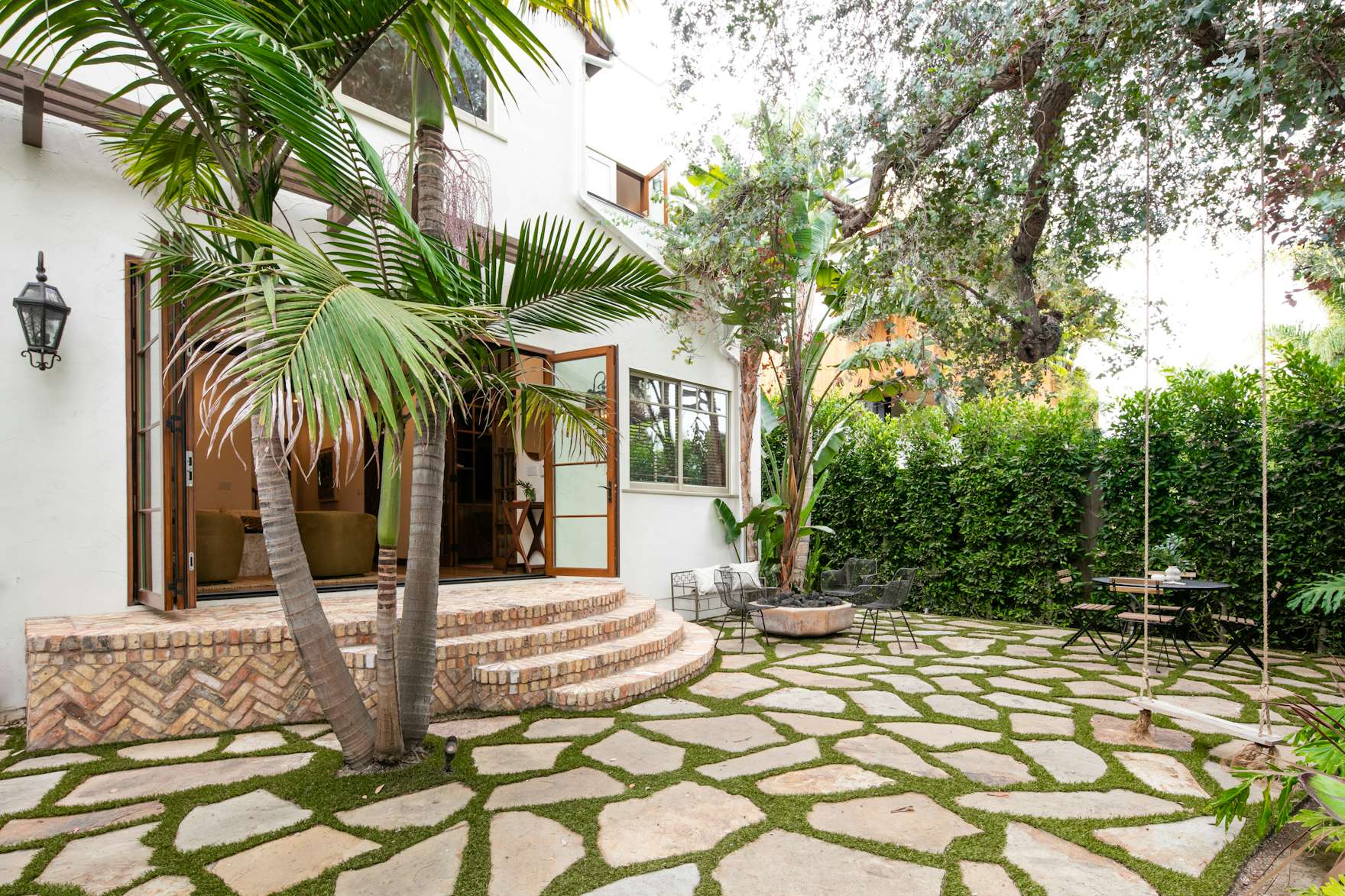 Photo 1 of 29 in Magical 1920's Spanish Compound in Venice Walk Streets ...