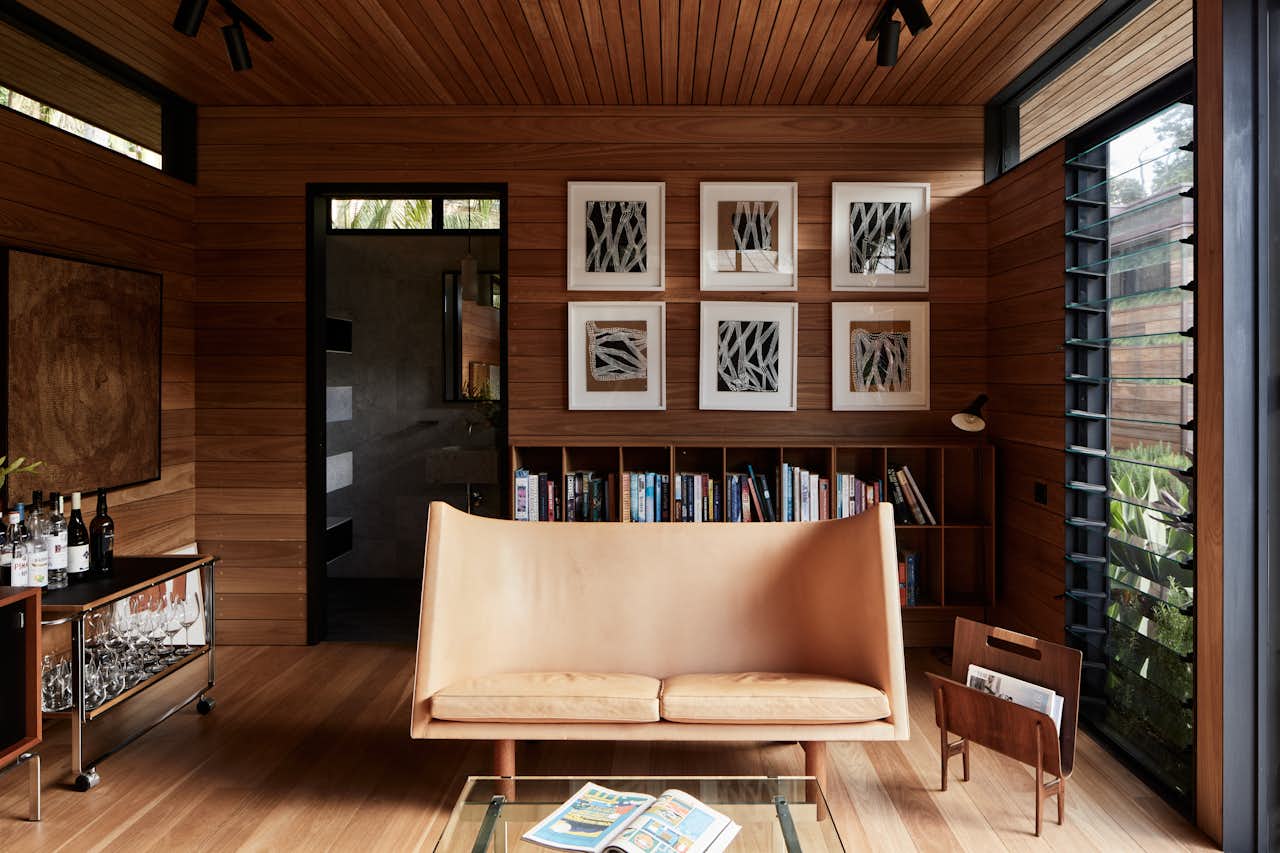 A Midcentury-Inspired Retreat Embraces the Landscape on a Tiny ...