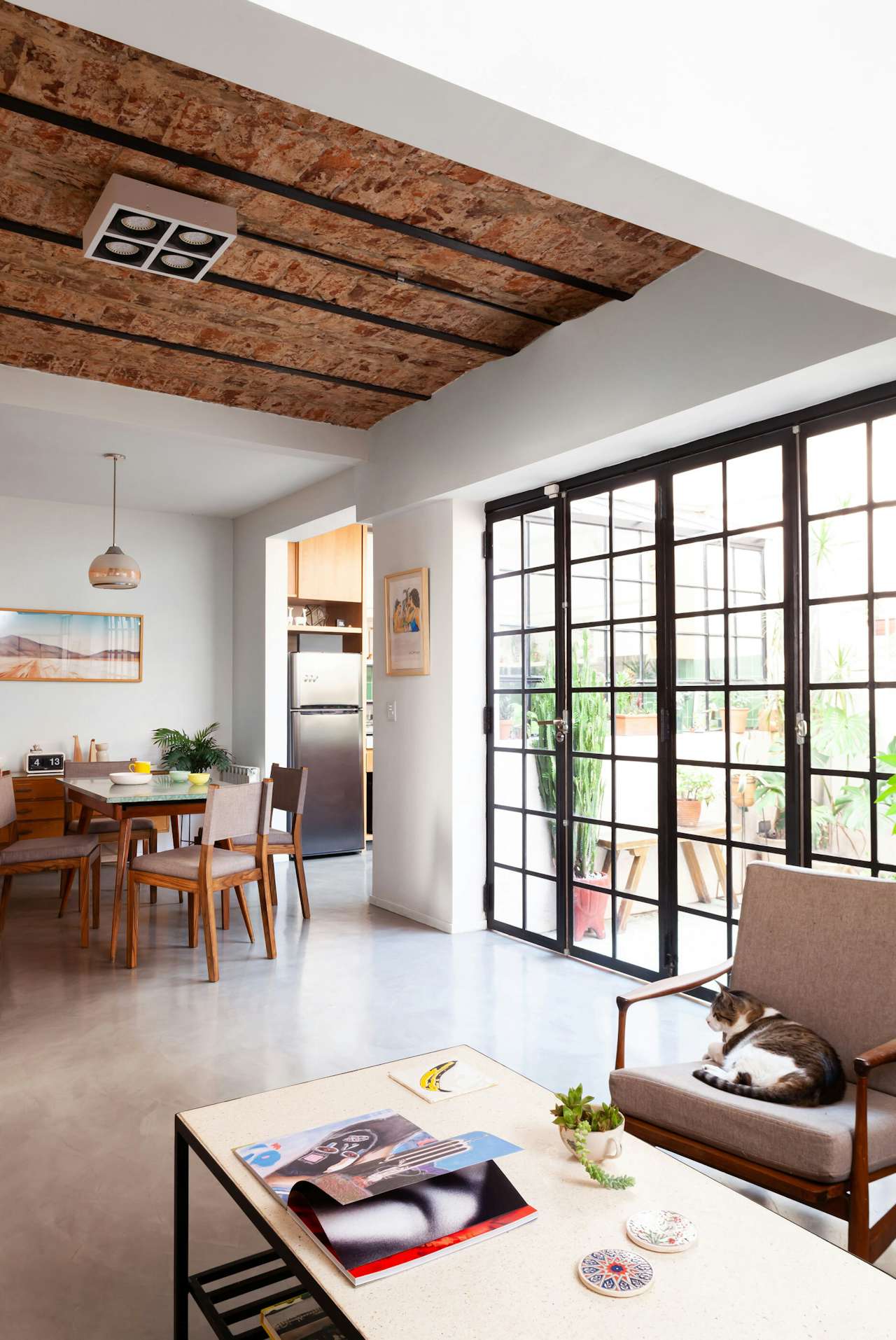 Photo 5 of 25 in Before & After: In Buenos Aires, a Crumbling Home Gets ...