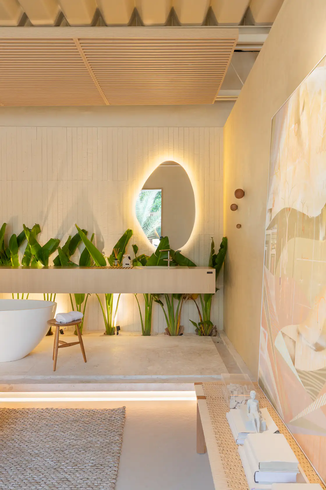 Photo 3 of 10 in This Soothing, Spa-Like Residence in Brazil Is the ...