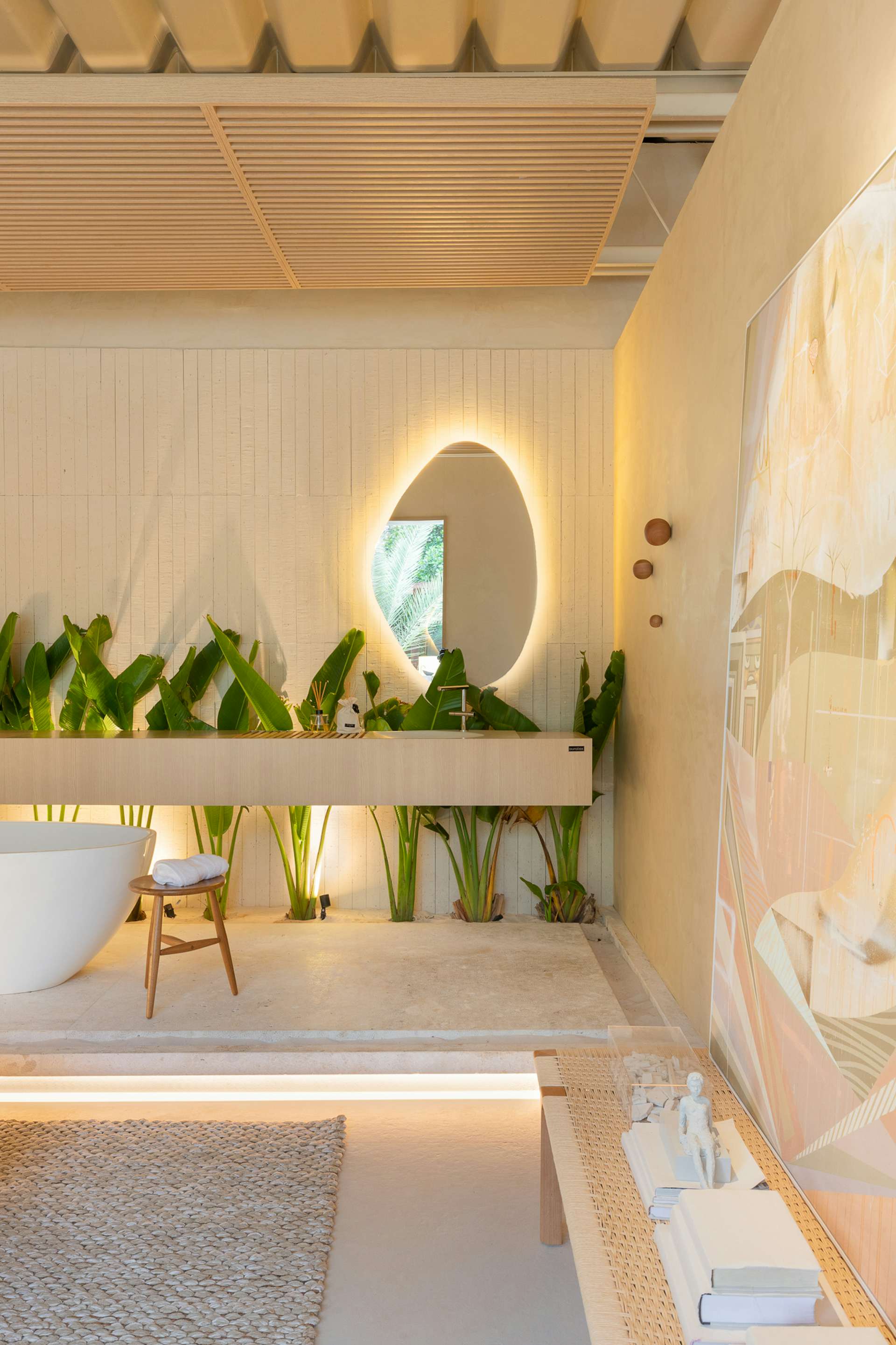 Photo 4 of 10 in This Soothing, Spa-Like Residence in Brazil Is the ...