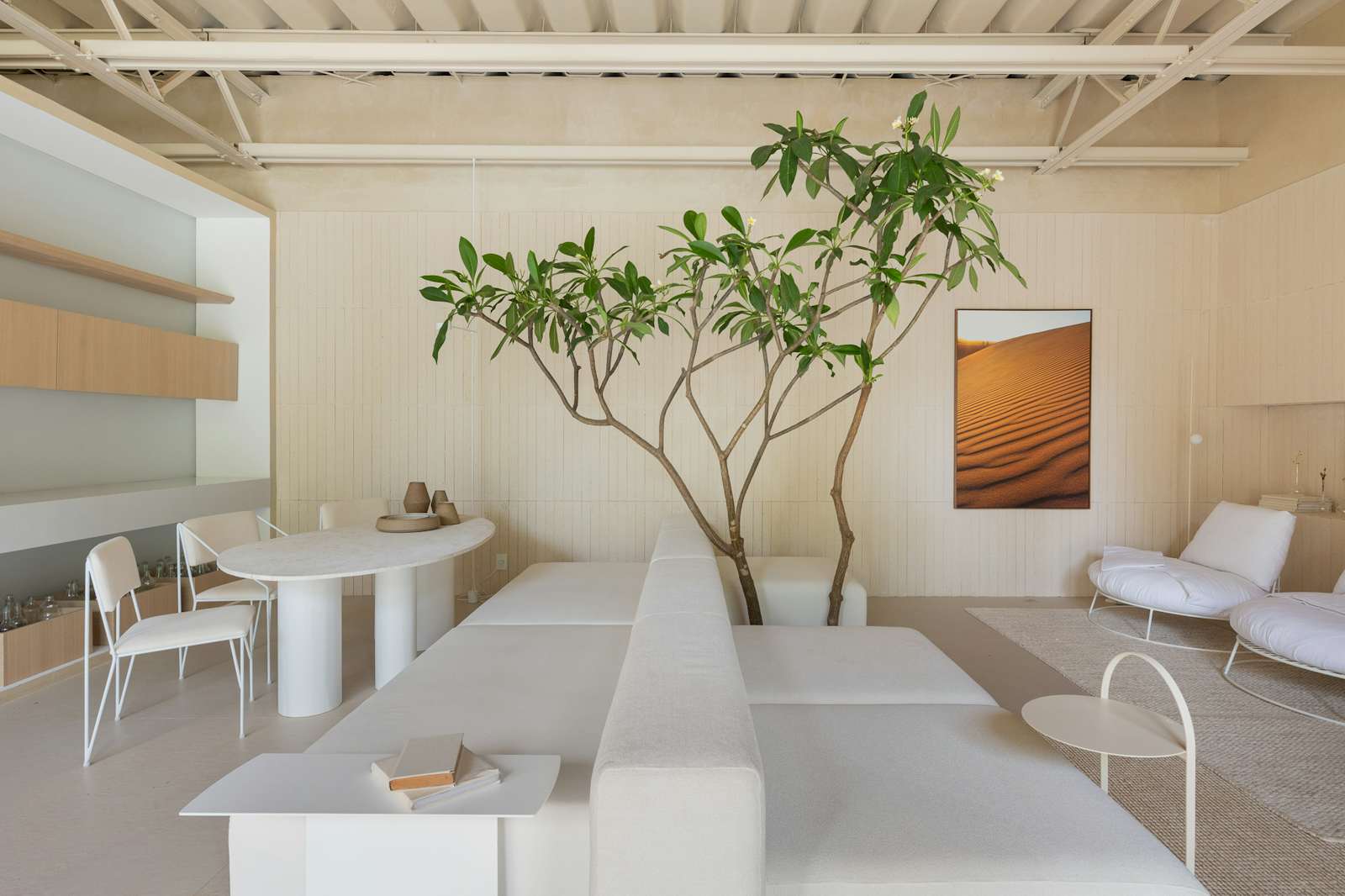 Photo 8 of 10 in This Soothing, Spa-Like Residence in Brazil Is the ...