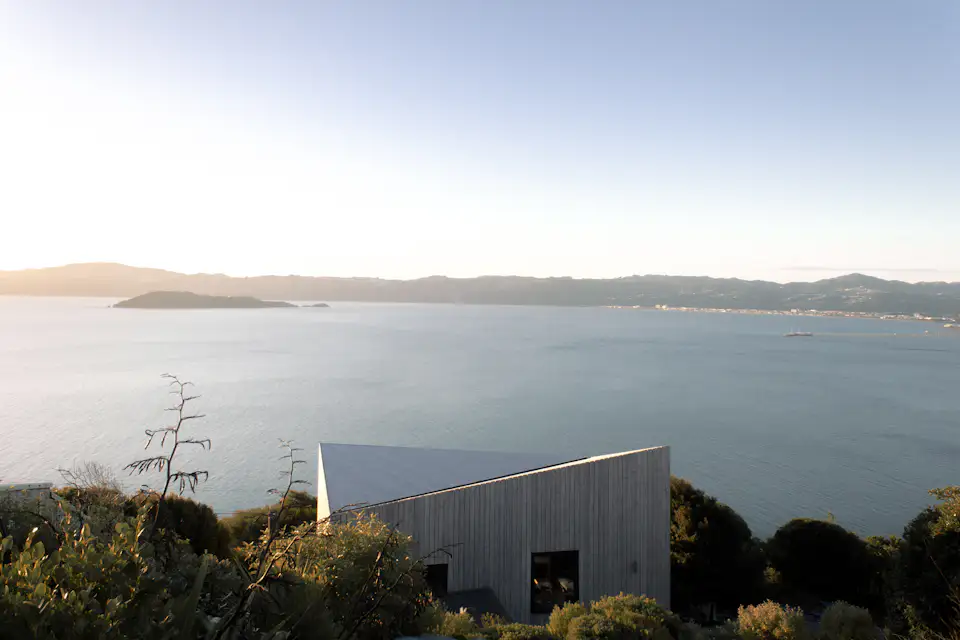 Photo 9 of 10 in This Seaside Shack in New Zealand Mimics a Seagull’s ...