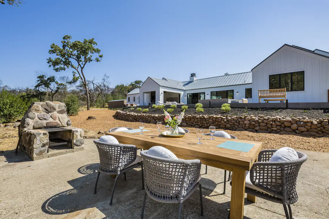 Napa Modern Farmhouse (30 Photos) - Dwell