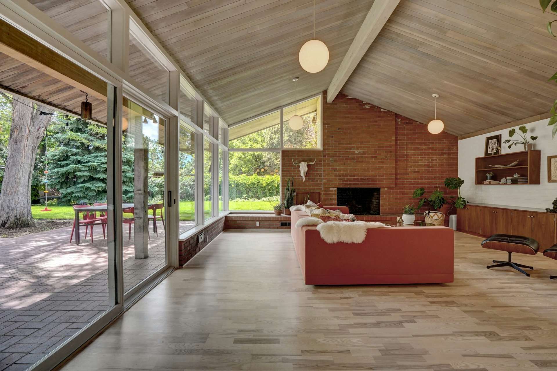 Photo 4 of 19 in Gorgeous Wood Abounds in This Immaculately Restored ...