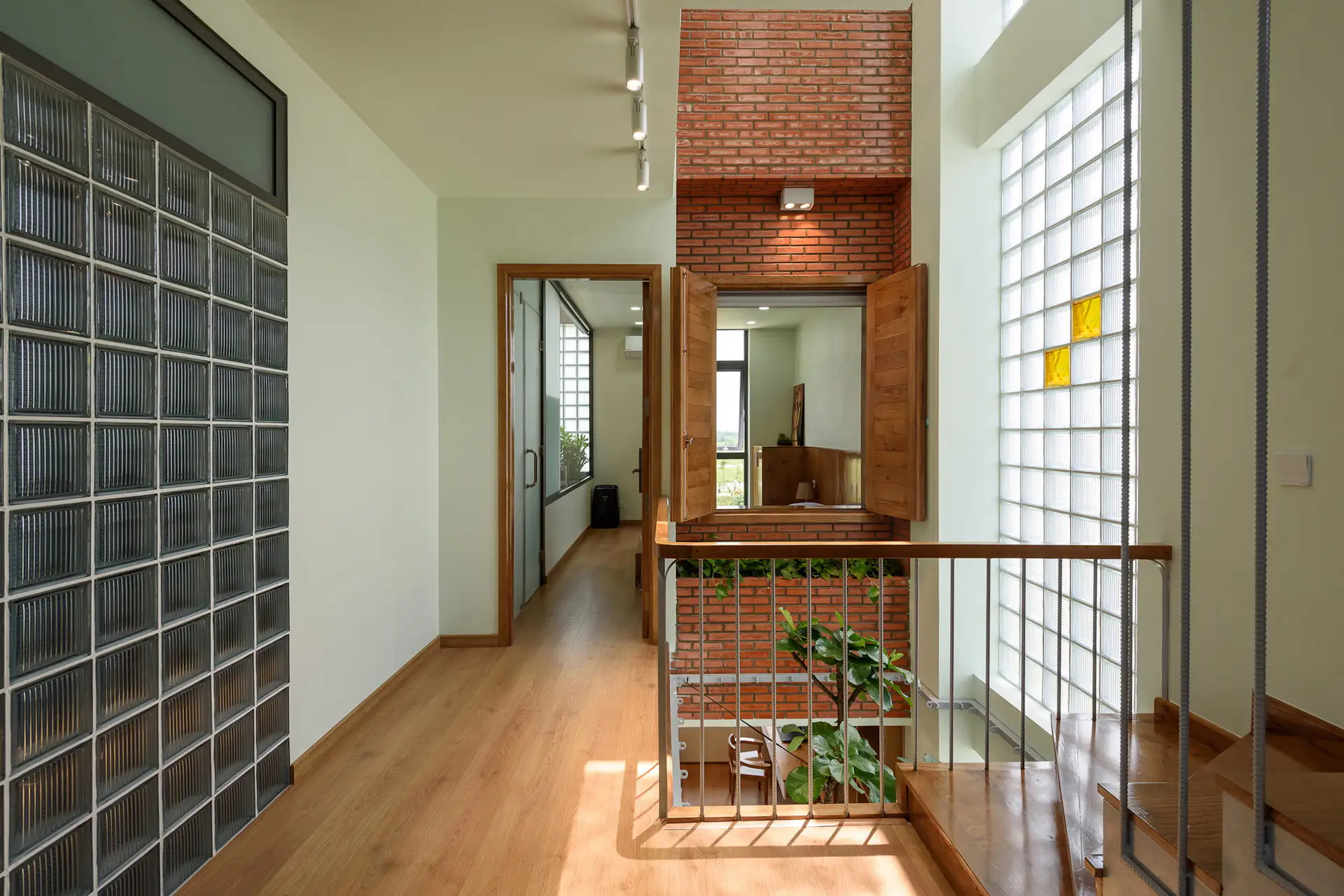 M9-HOUSE (50 Photos) - Dwell