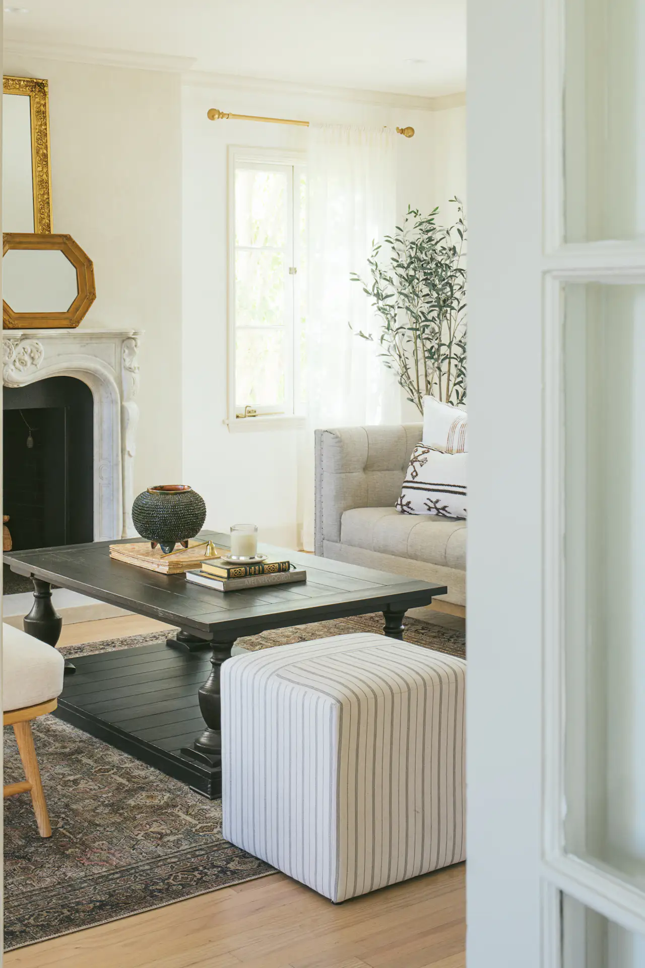 Photo 18 of 49 in The Fleur House by Hearth Homes Interiors - Dwell