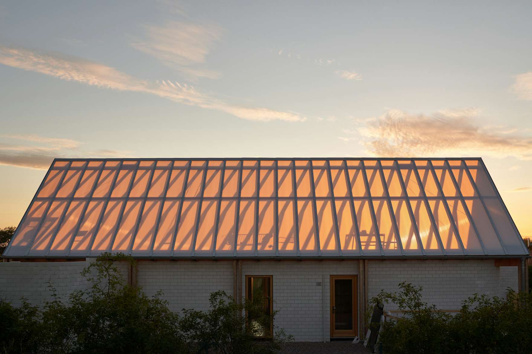 Photo 23 of 26 in The See-Through Roof of This Brick Home Doubles as a ...