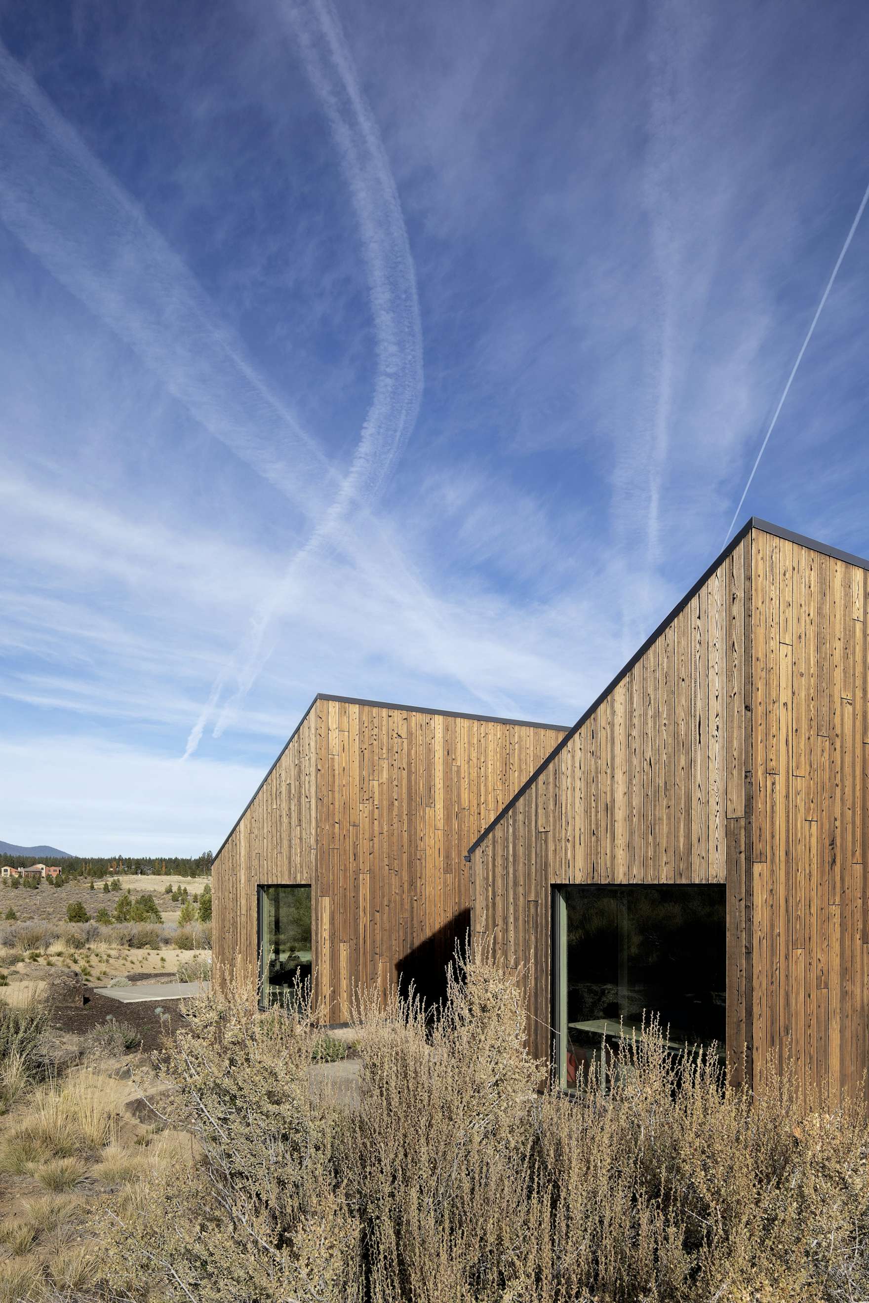 Photo 11 of 12 in An SF Couple Erect a Hashtag-Shaped Home in the High ...