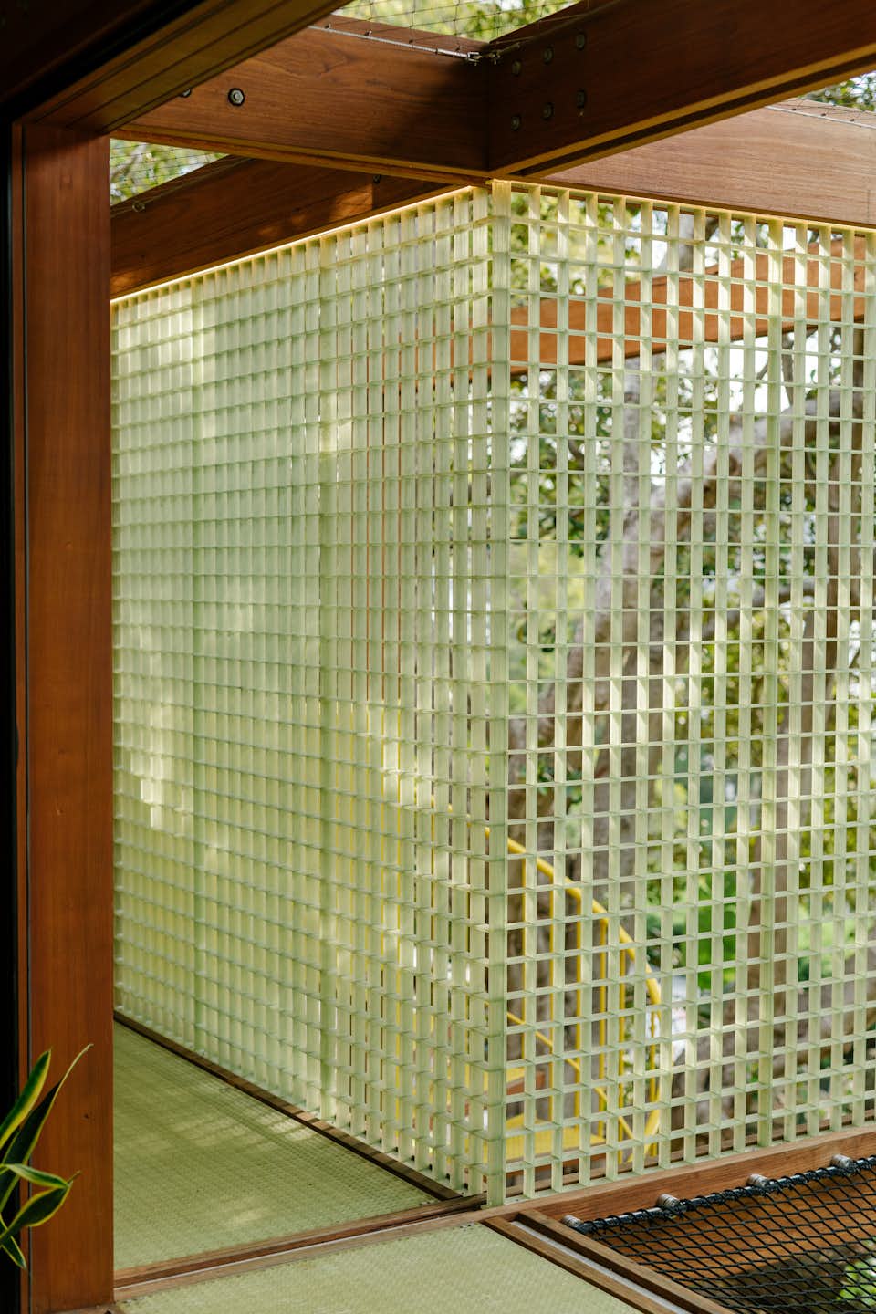 Photo 15 of 40 in This Home’s Hillside Perch Gives It the Feeling of ...