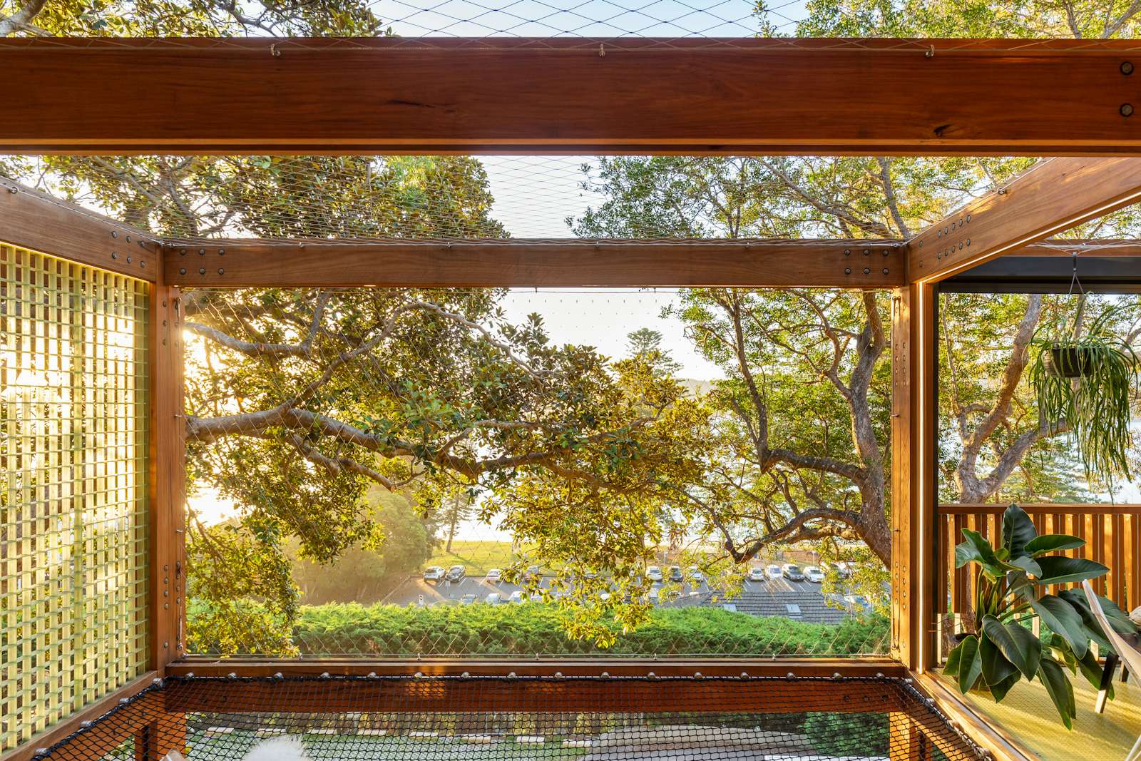 Photo 15 of 40 in This Home’s Hillside Perch Gives It the Feeling of ...