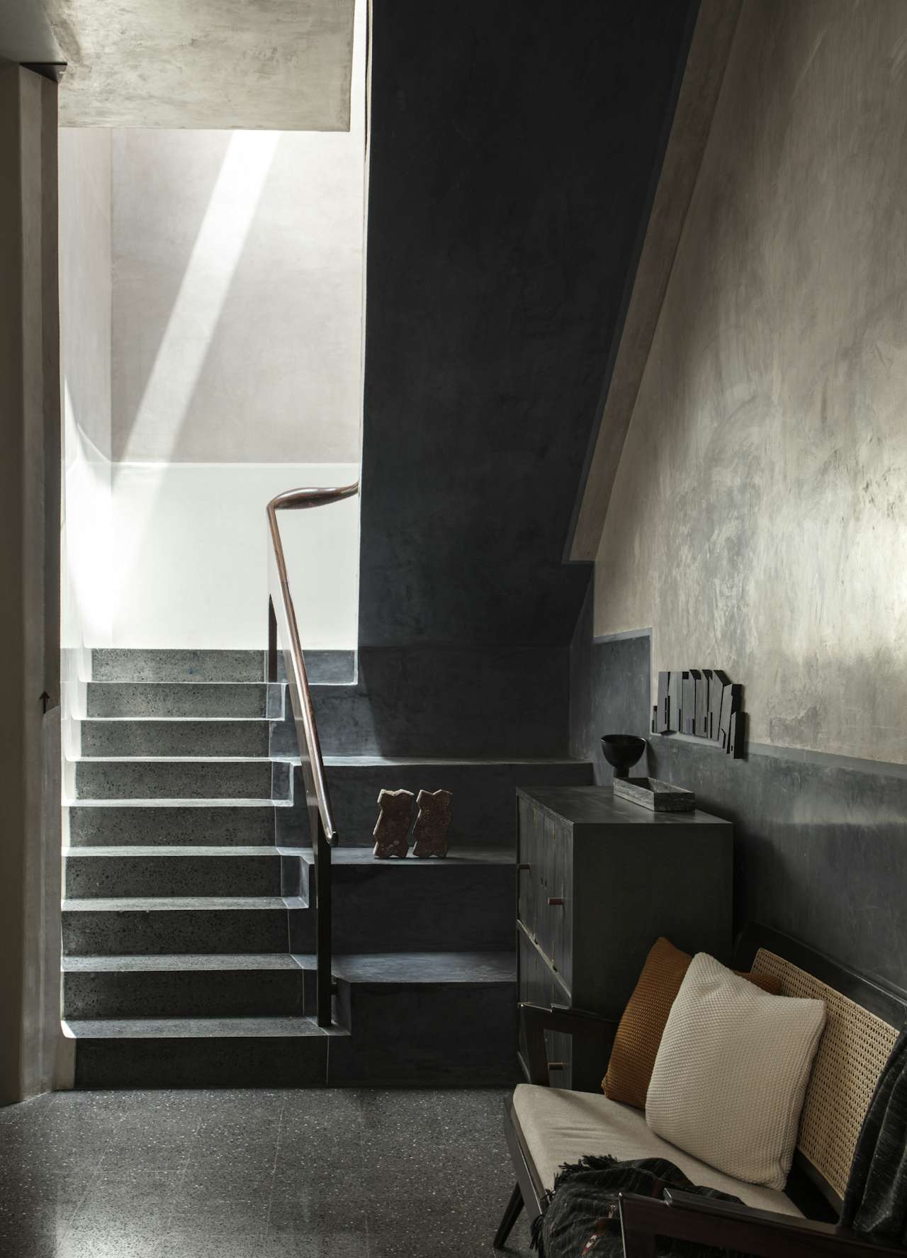 A Courtyard Home Designed for Natural Cooling Beats the Dry Heat - Dwell