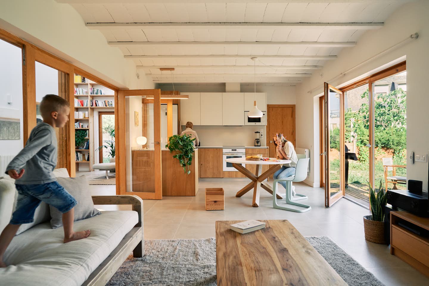 Photo 9 of 26 in A Net-Zero Home in Spain Centers Around a Soaring ...