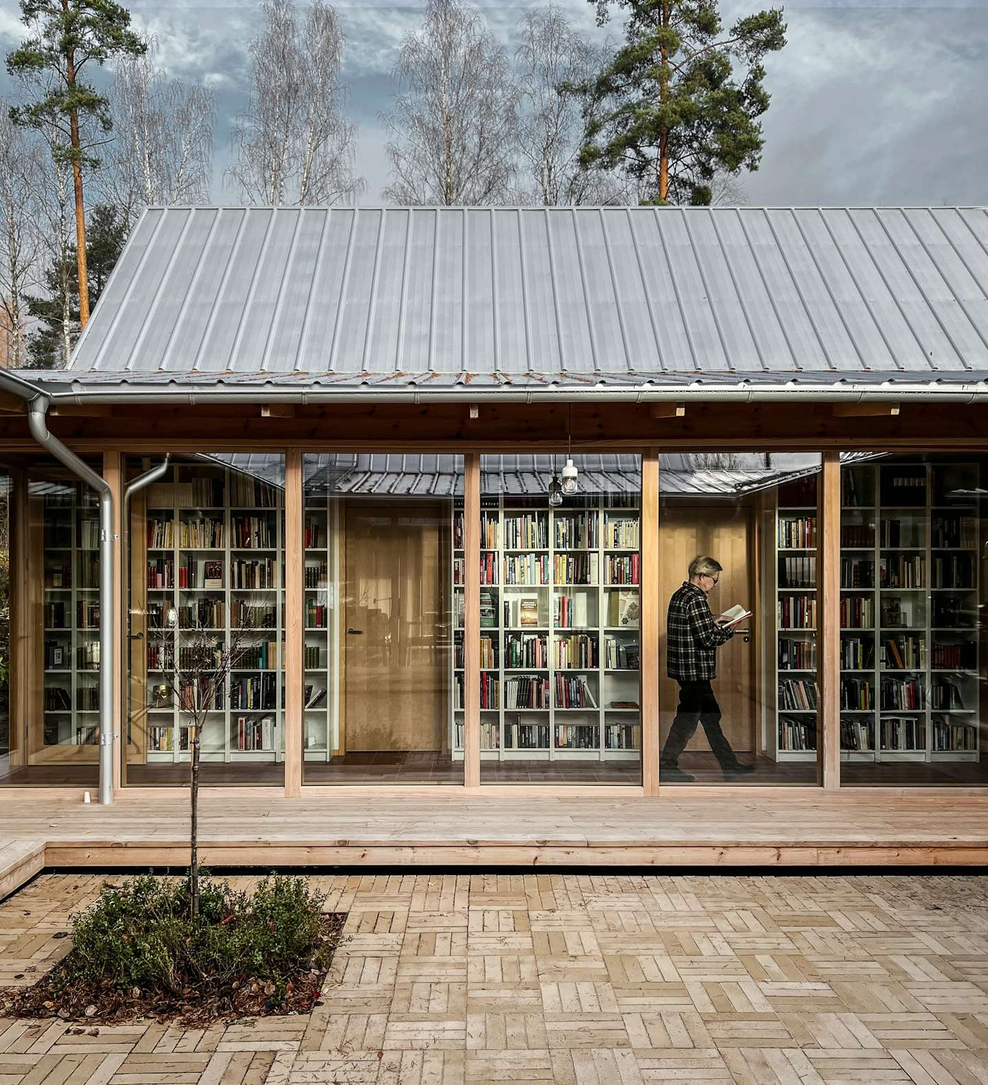 Photo 4 of 21 in This Book-Filled Swedish Cabin Is a Bibliophile’s ...