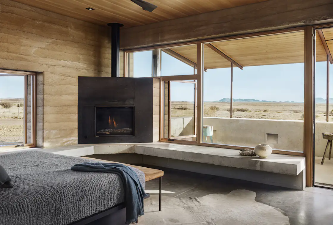 Monolithic Rammed Earth Walls Keep This Marfa Ranch House Insulated in ...