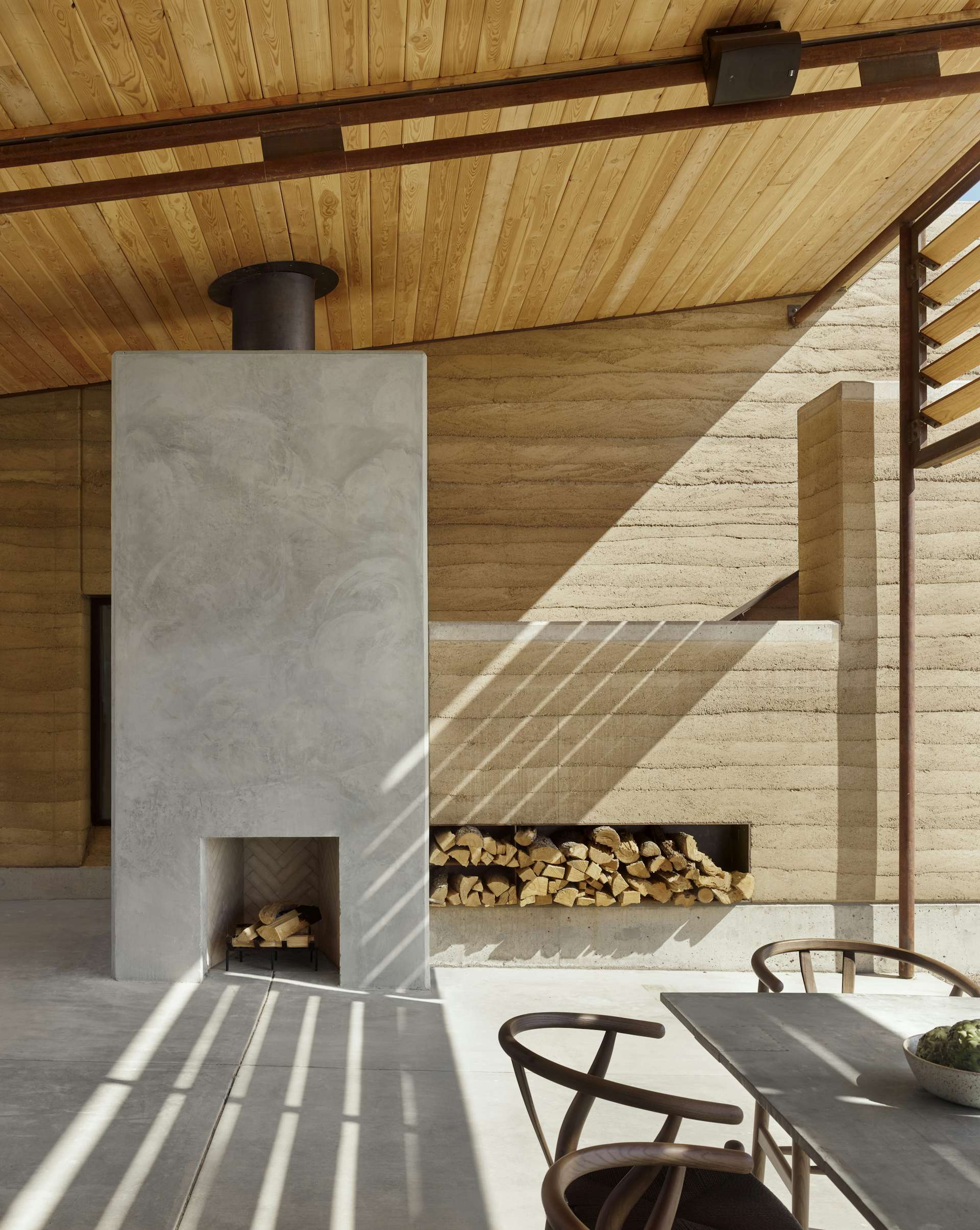 Photo 19 of 22 in Monolithic Rammed Earth Walls Keep This Marfa Ranch ...