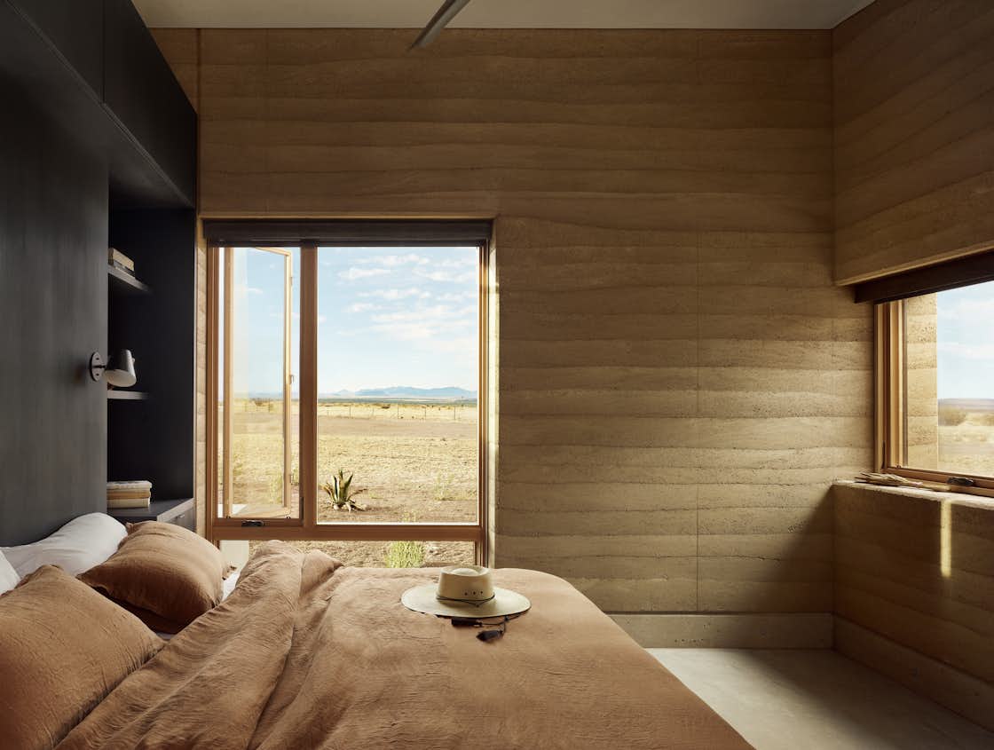 Monolithic Rammed Earth Walls Keep This Marfa Ranch House Insulated in ...