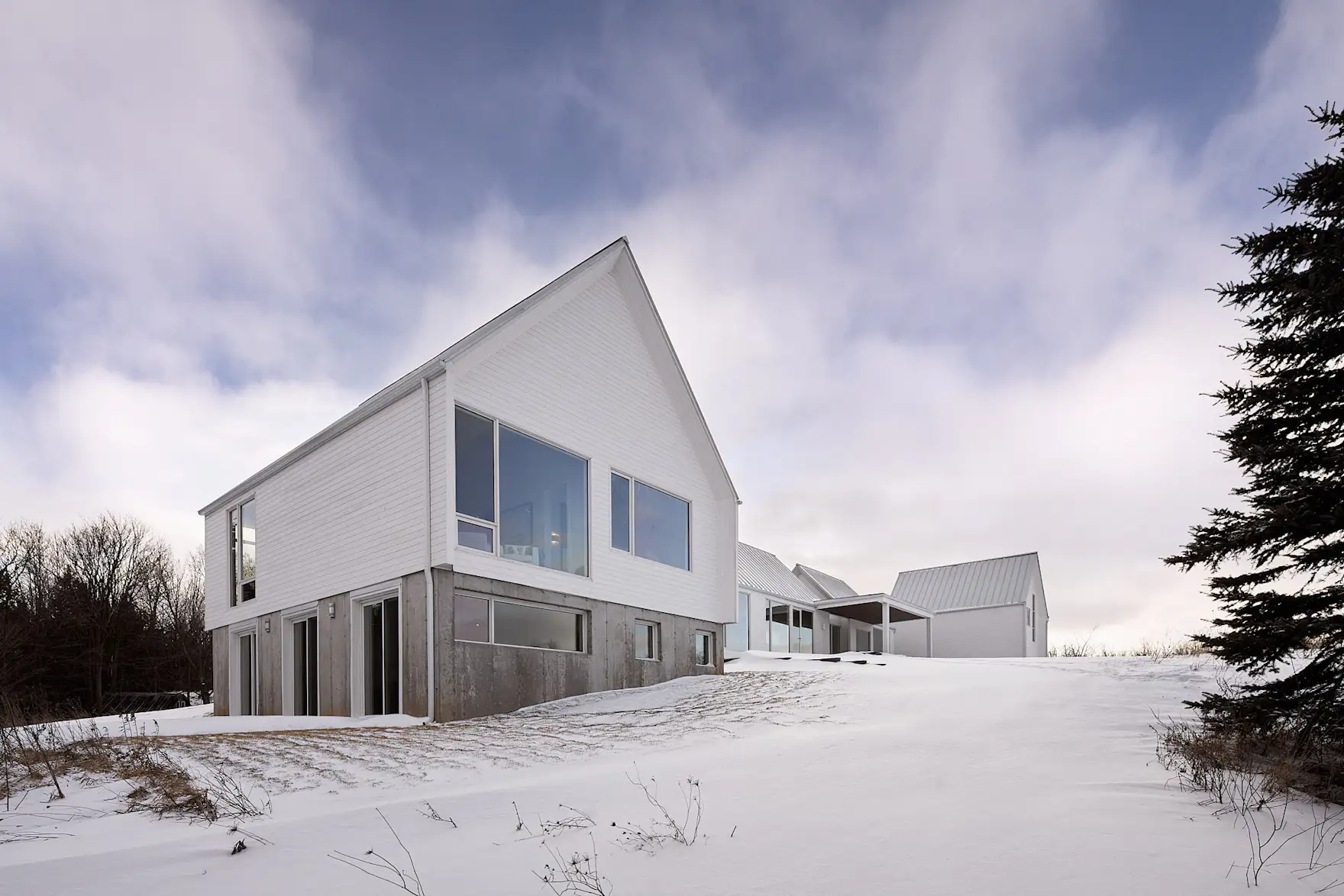 A Snow-White Home in Rural Ontario Freshens Up the Farmhouse Look - Dwell