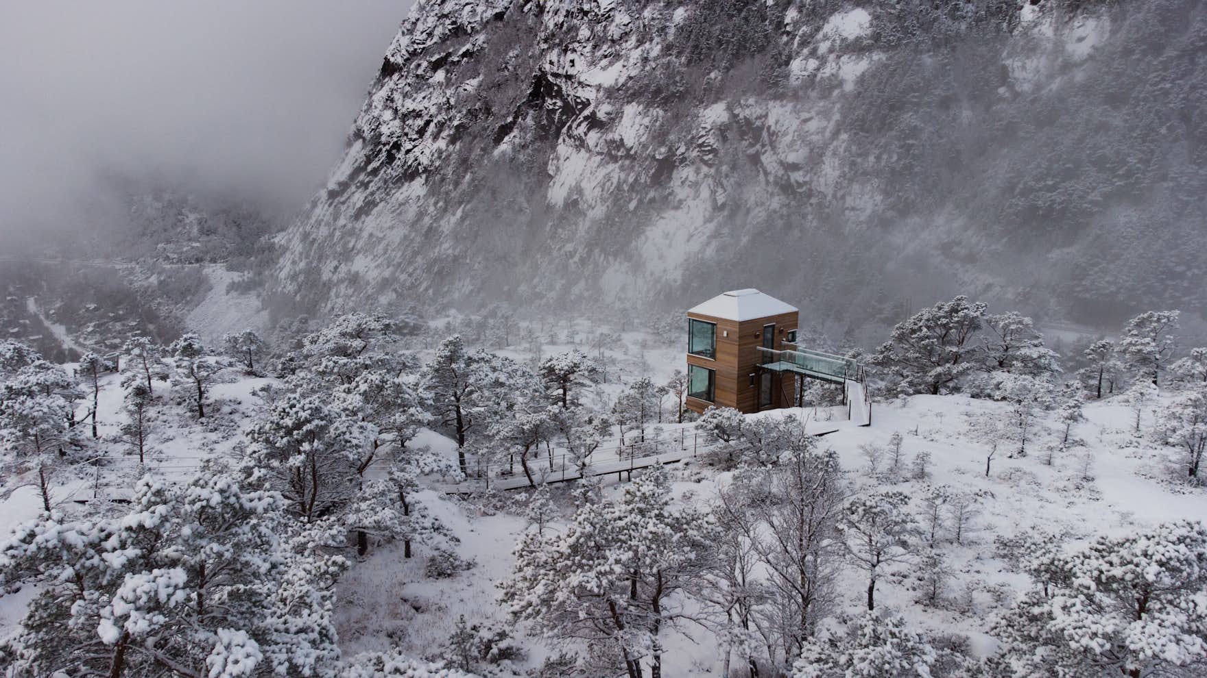 These Remote Cabins “Float” Above a Fjord in Norway—and You Can Stay in ...