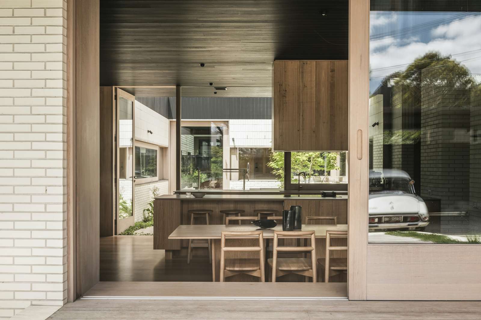 Photo 14 of 24 in This Black-Timber-and-Brick Home in Suburban ...