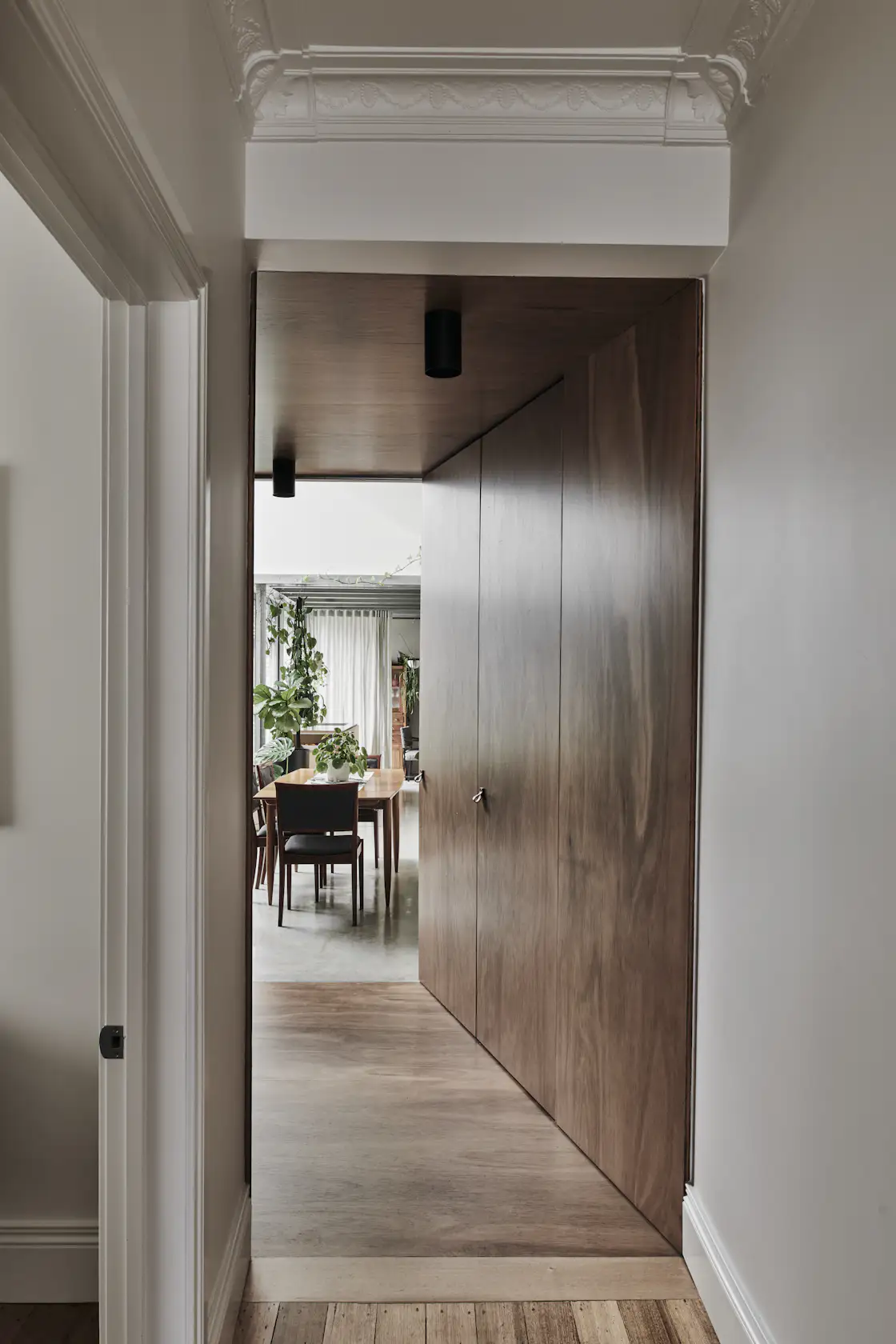 Steel Cladding and a Roller Door Forge a Melbourne Home With Its ...