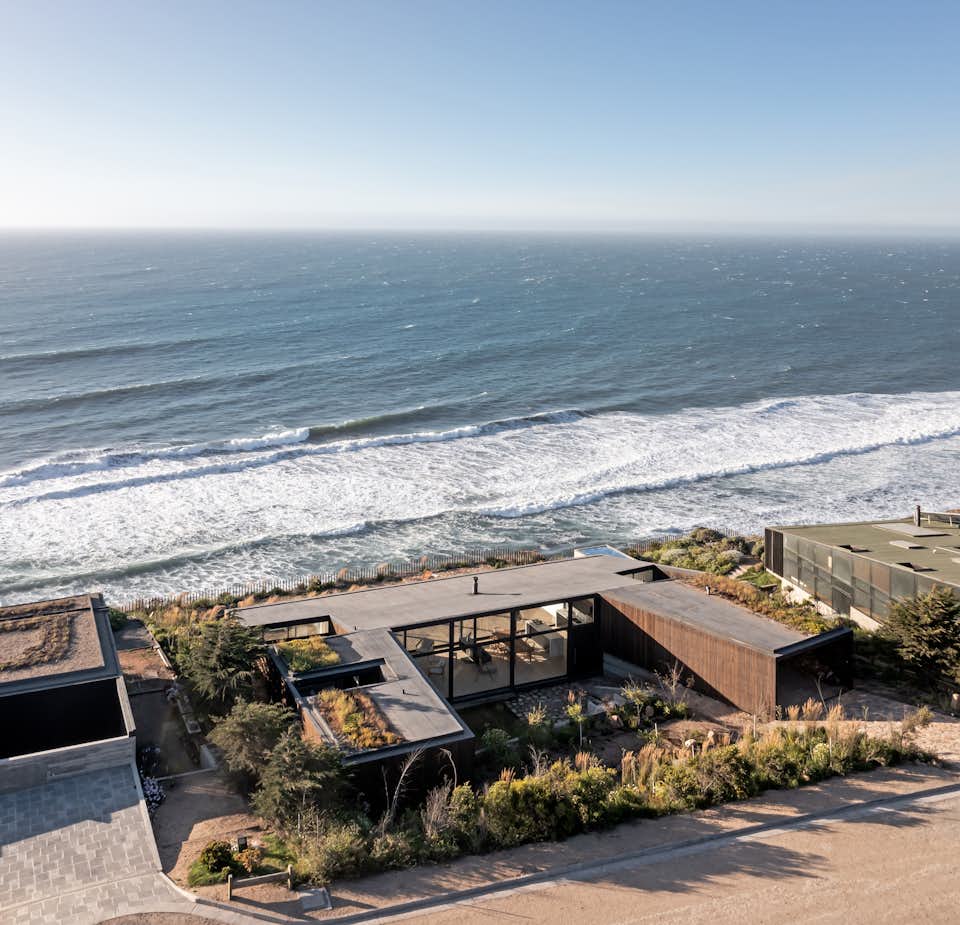 Photo 1 of 11 in This Cliffside Home in Chile Captures Ocean Views ...