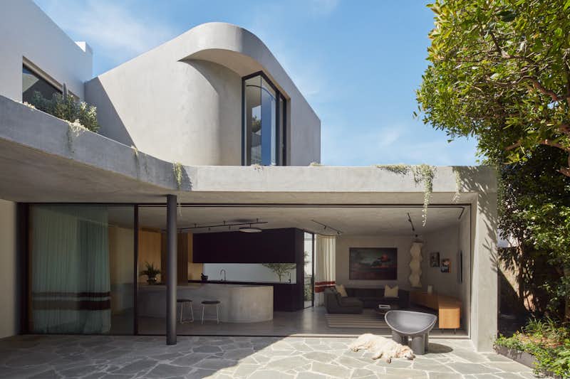 Photo 13 of 21 in You’ll Never Guess the House Attached to This ...