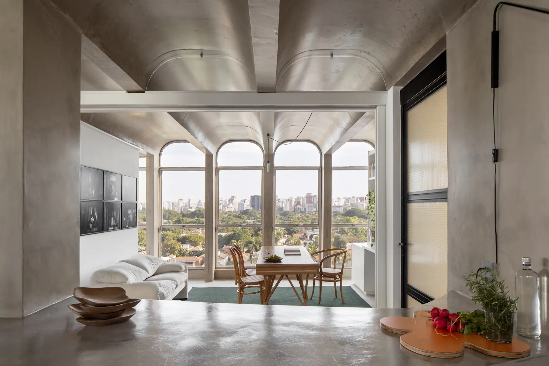 Rhythmic Ceiling Arches Provide Support—and Eye Candy—at This Renovated ...