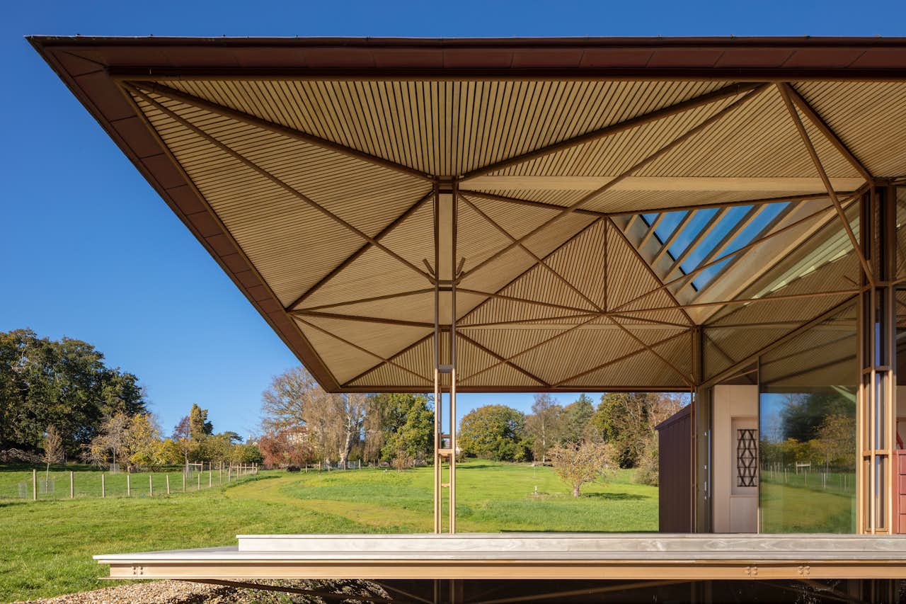 A Skeletal Roof Gives “Good Bones” a Whole New Meaning at This Country ...