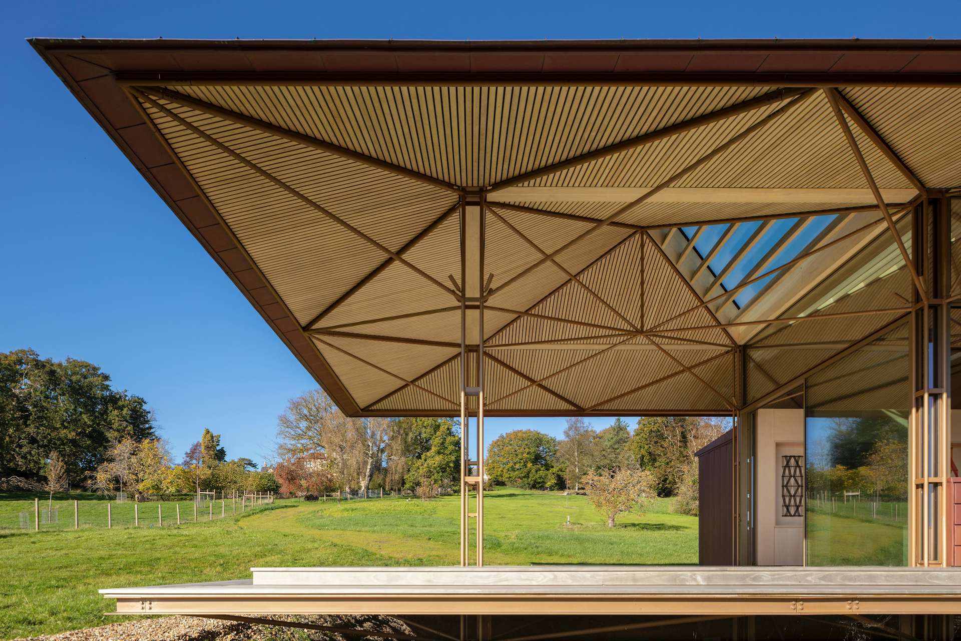 A Skeletal Roof Gives “Good Bones” a Whole New Meaning at This Country ...
