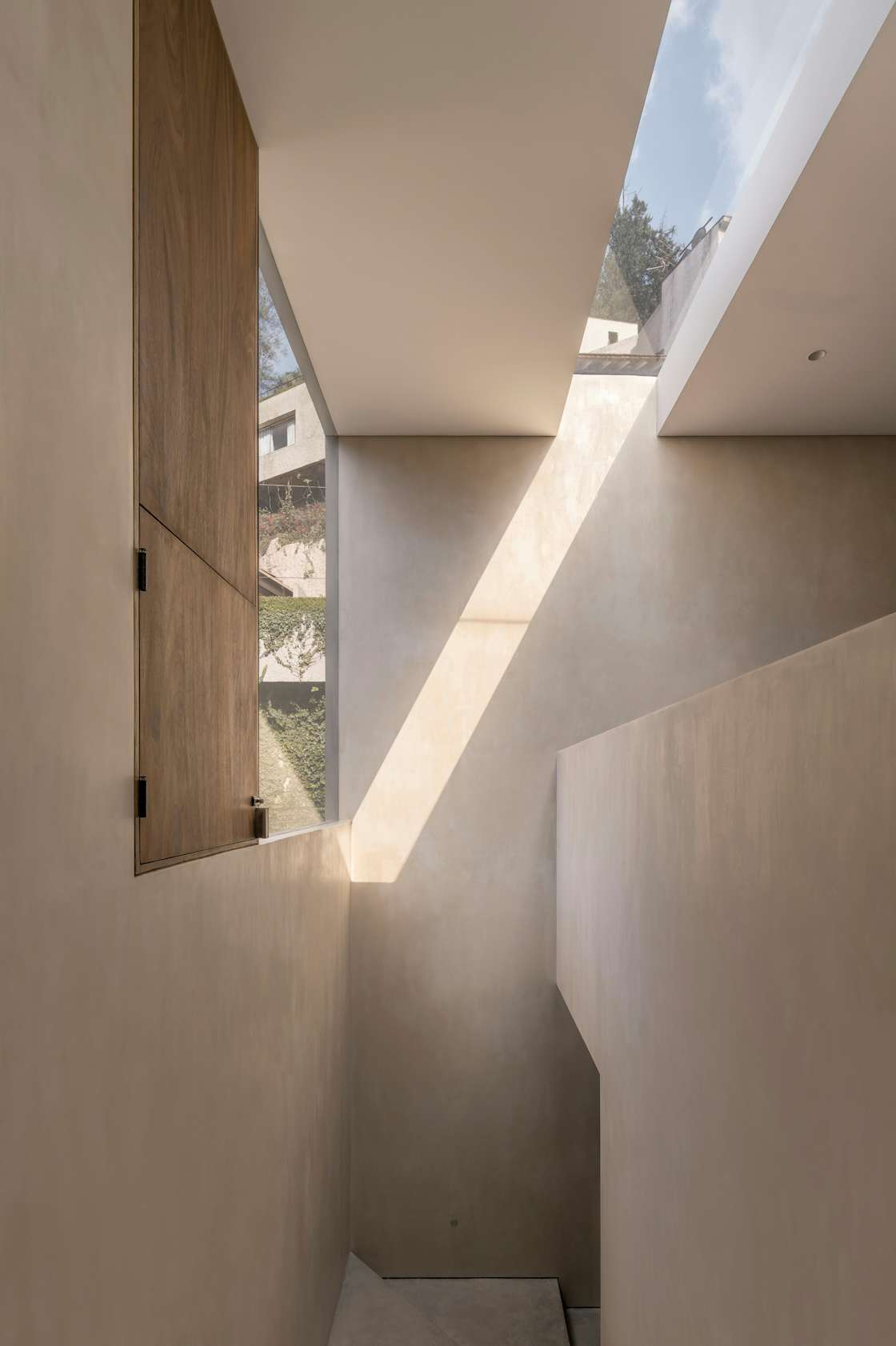 Photo 13 of 18 in Outside, It’s a Foreboding Fortress. But Inside Hides ...