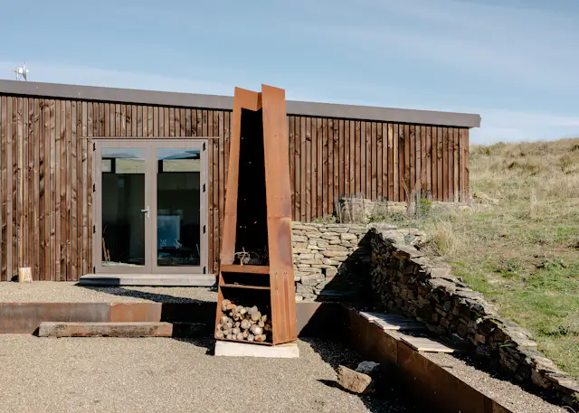 Photo 10 of 13 in An Incredible Cedar-Clad House Captures Views of the ...