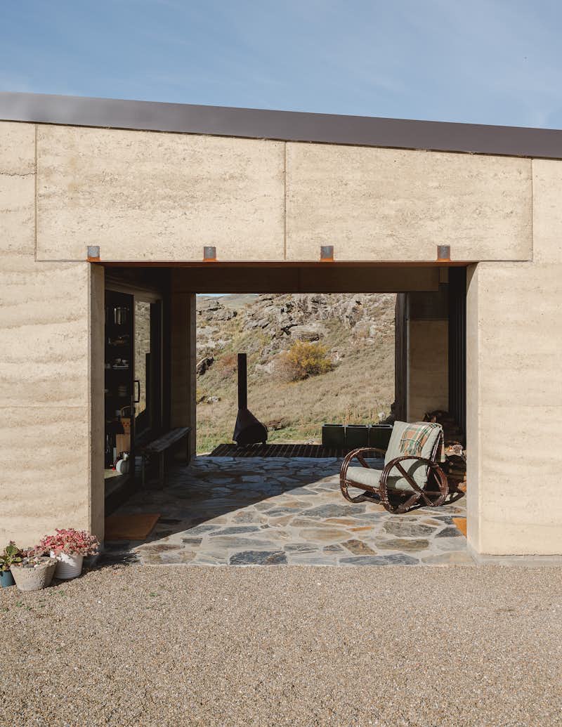 Photo 16 of 31 in This Rammed Earth Home in Remote New Zealand Has Some ...
