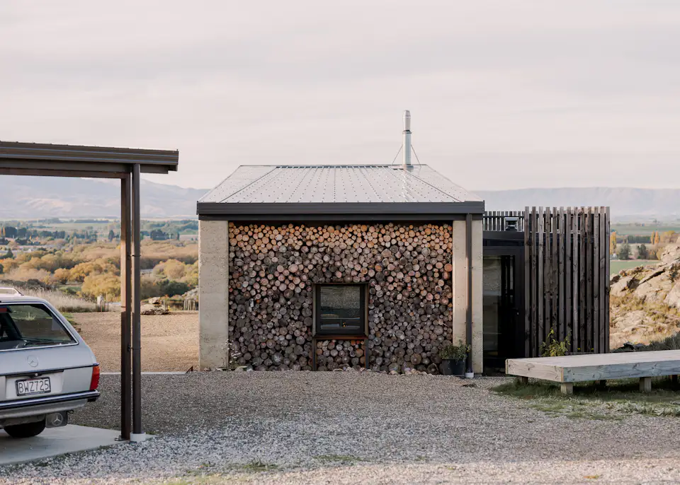 This Rammed Earth Home in Remote New Zealand Has Some Sizzling ...