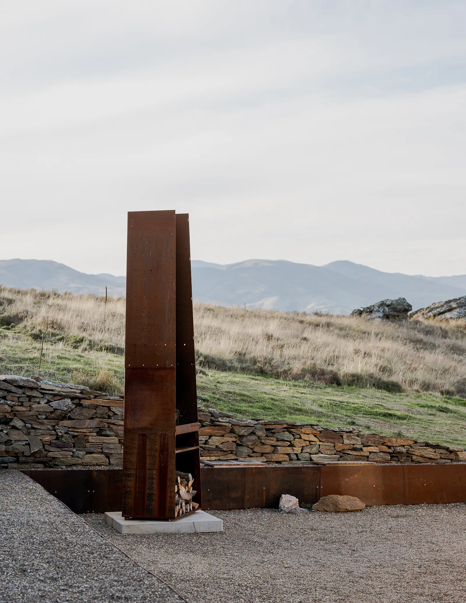 This Rammed Earth Home in Remote New Zealand Has Some Sizzling ...