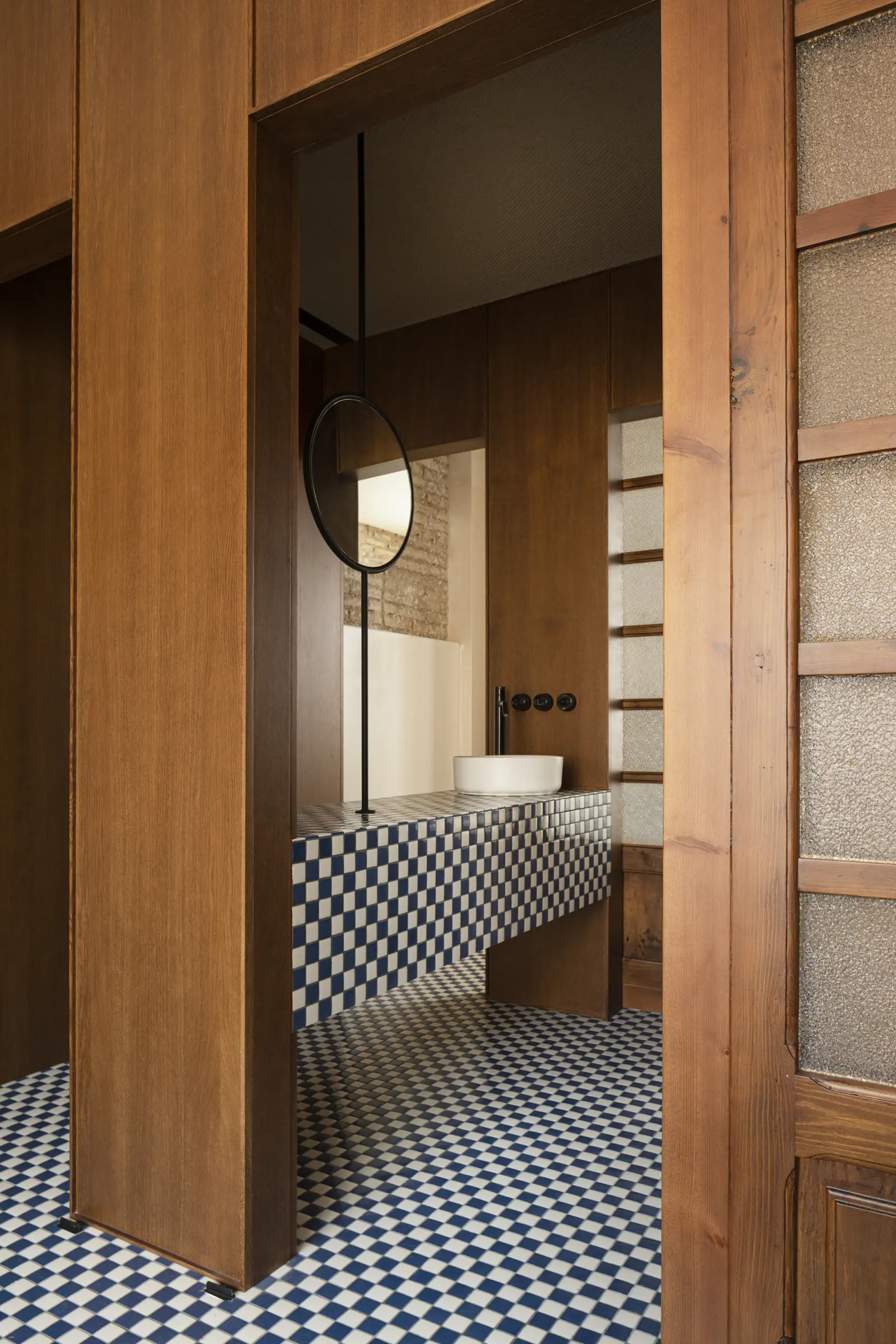 Swaths of Blue and White Tile Shimmer in This 1940s Spanish Apartment ...