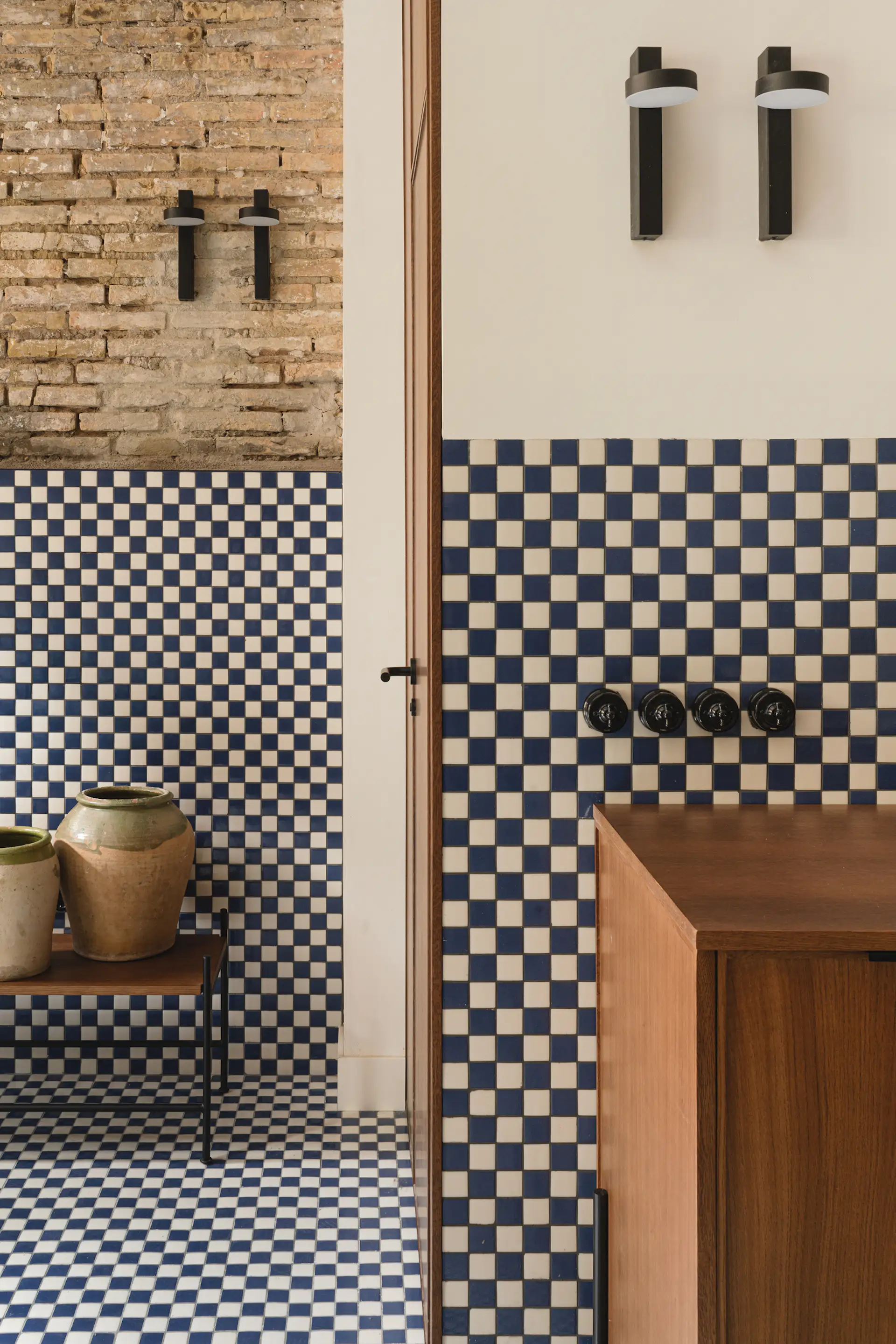Swaths of Blue and White Tile Shimmer in This 1940s Spanish Apartment ...