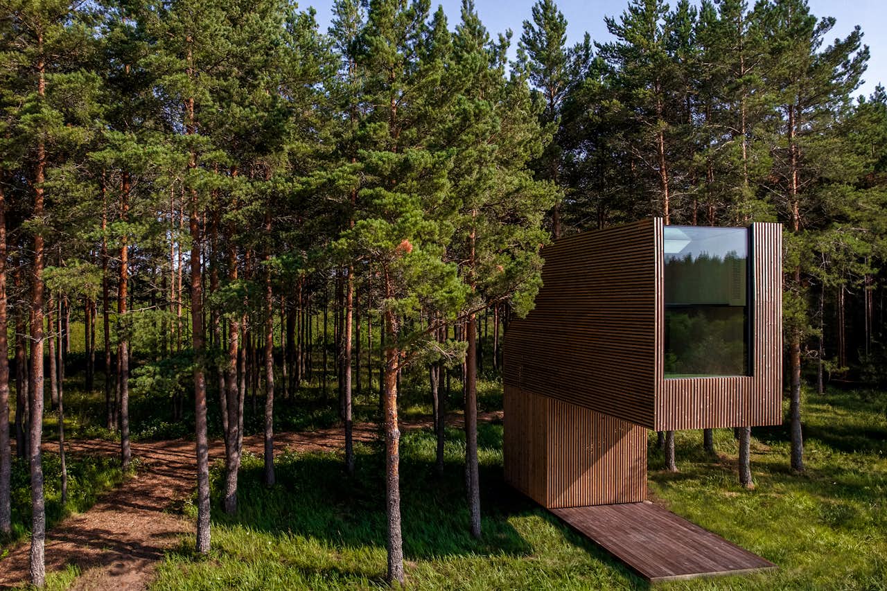 Photo 2 of 16 in Gravity’s No Match for This Cantilevered Cabin in ...