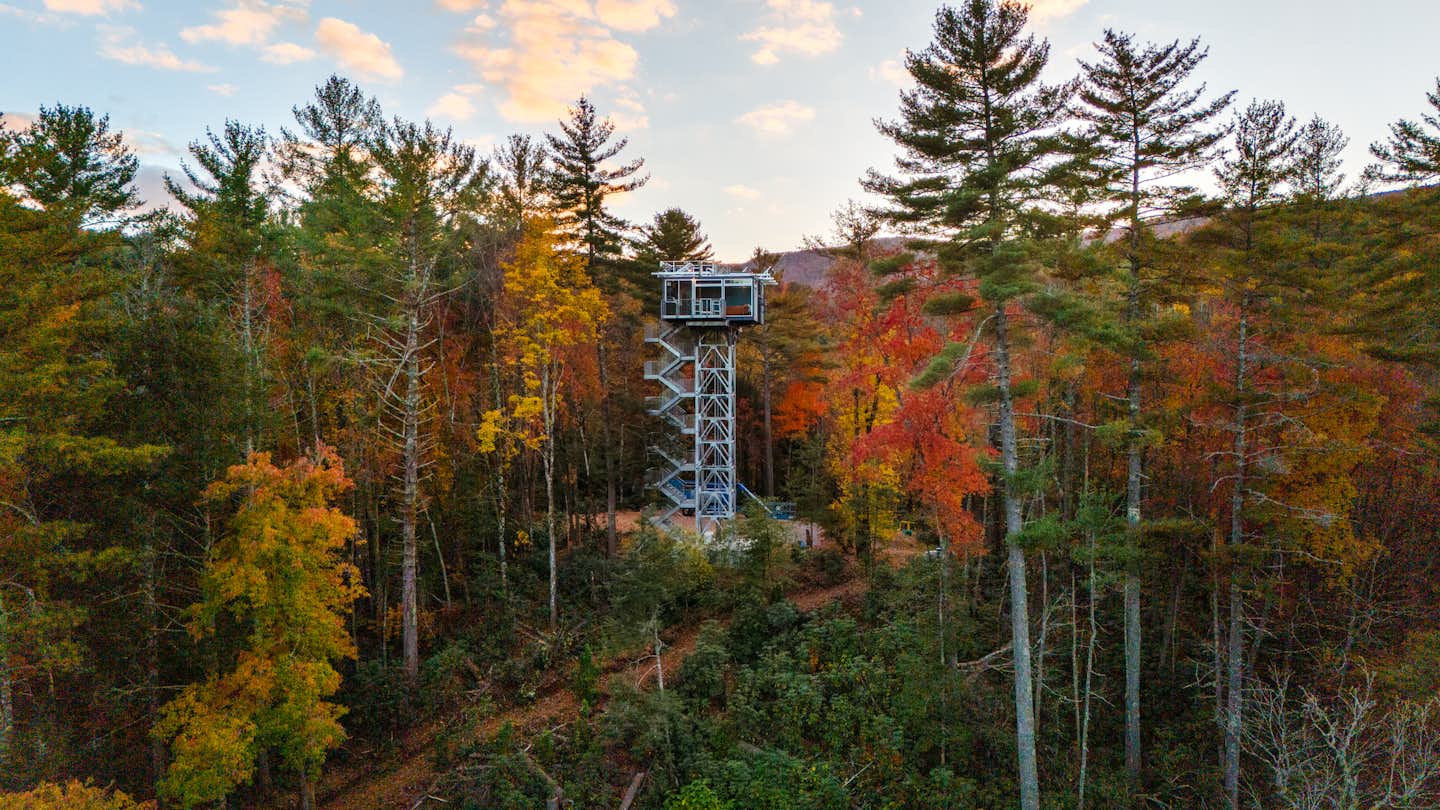 Photo 1 of 15 in It’s Your Average Off-Grid Shipping Container Home ...
