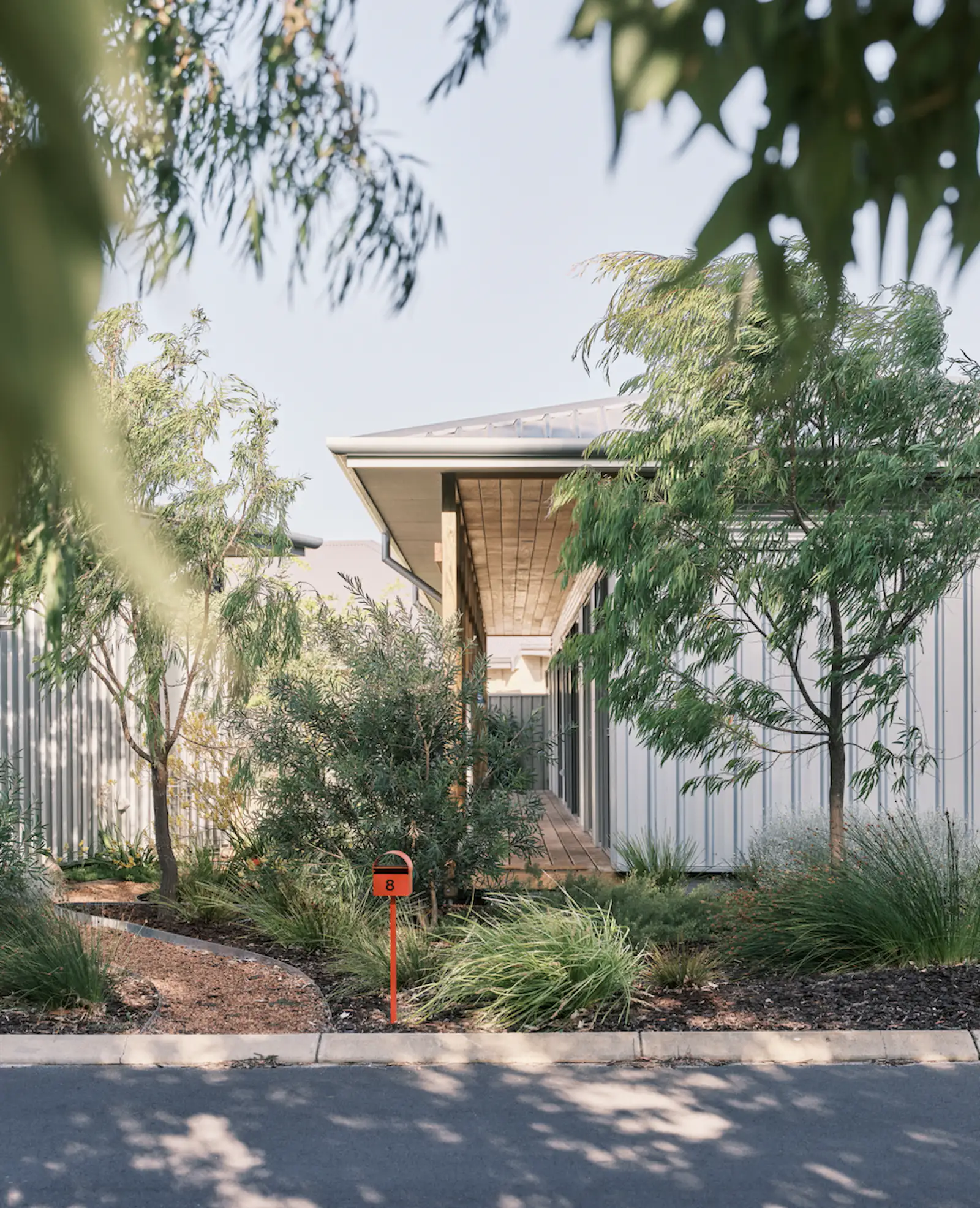 Photo 4 of 20 in This Suburban Australian Home Isn’t Afraid of a Little ...