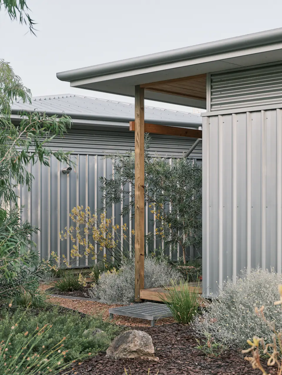 Photo 19 of 20 in This Suburban Australian Home Isn’t Afraid of a ...