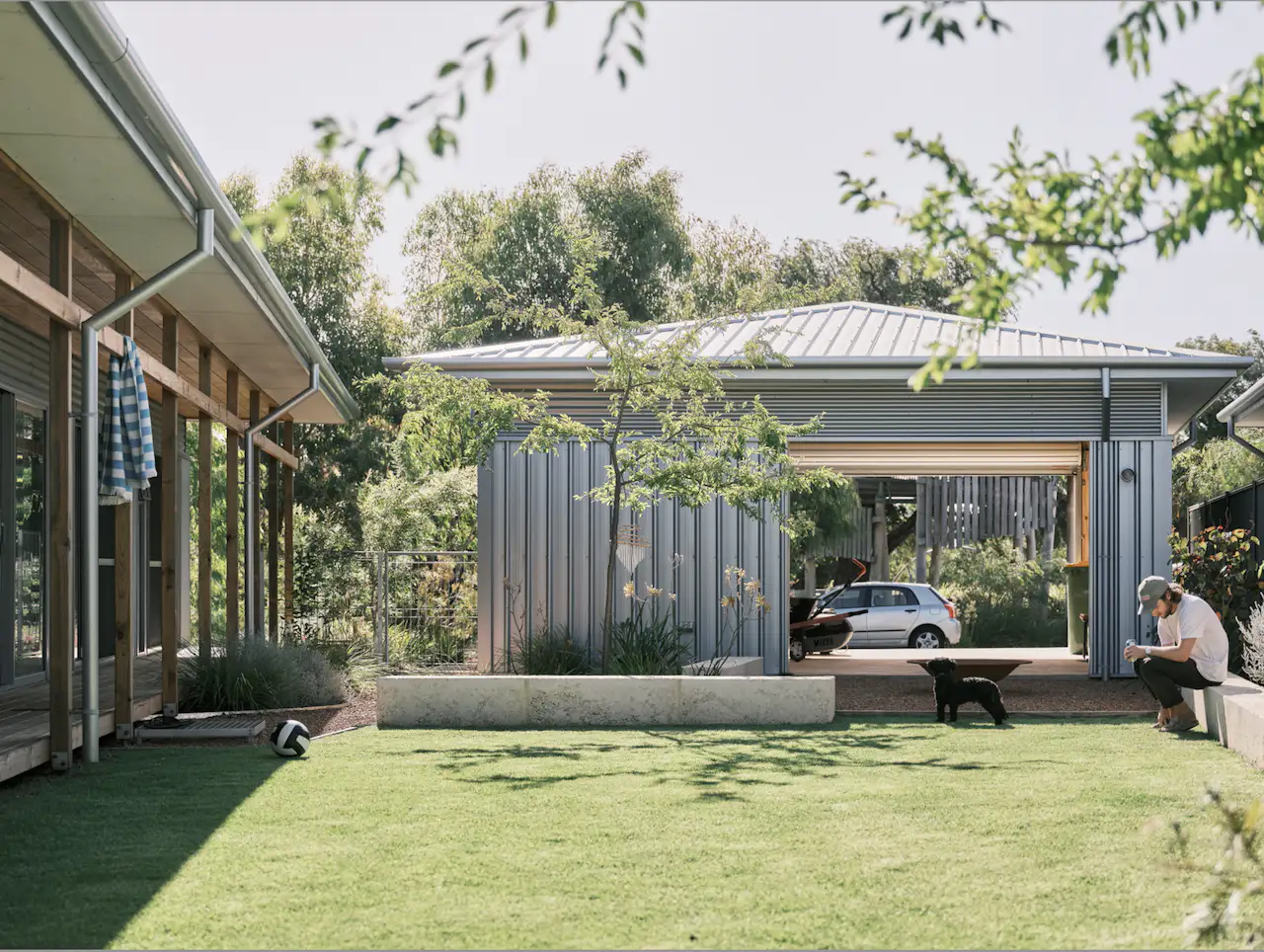 Photo 5 of 20 in This Suburban Australian Home Isn’t Afraid of a Little ...