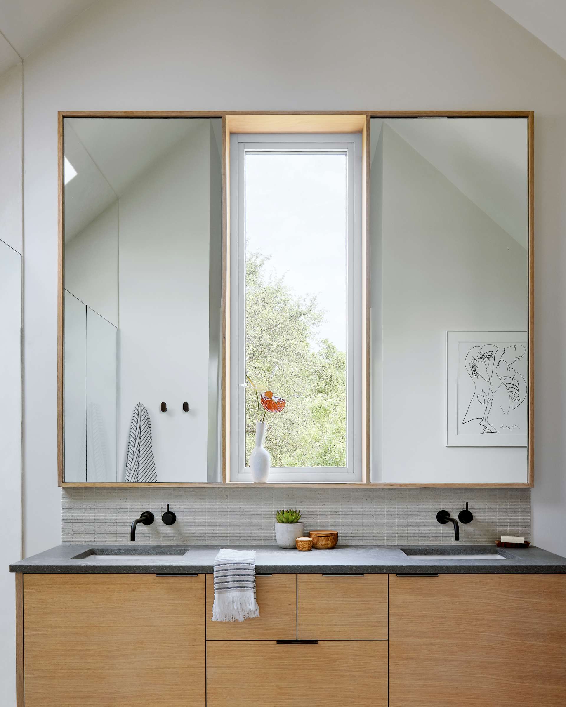 Photo 15 of 15 in This Backyard House in Austin Maxes Out the City’s ...