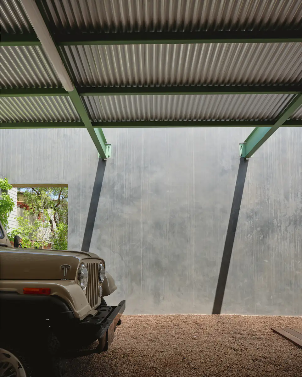Photo 7 of 15 in This Backyard House in Austin Maxes Out the City’s ADU ...
