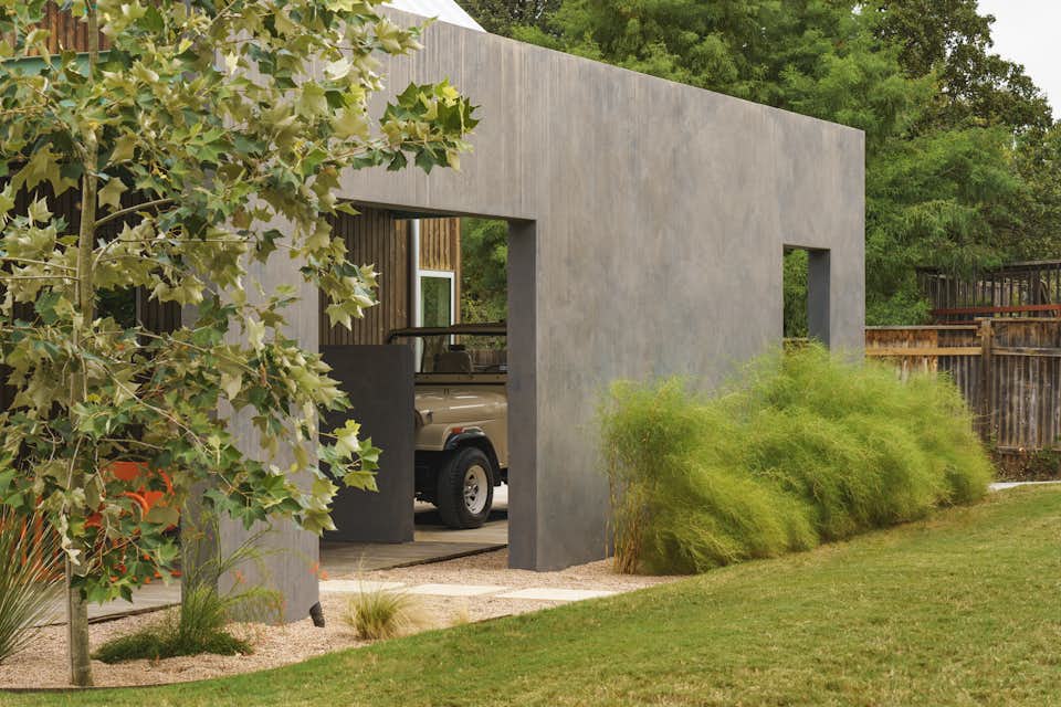 Photo 3 of 15 in This Backyard House in Austin Maxes Out the City’s ADU ...