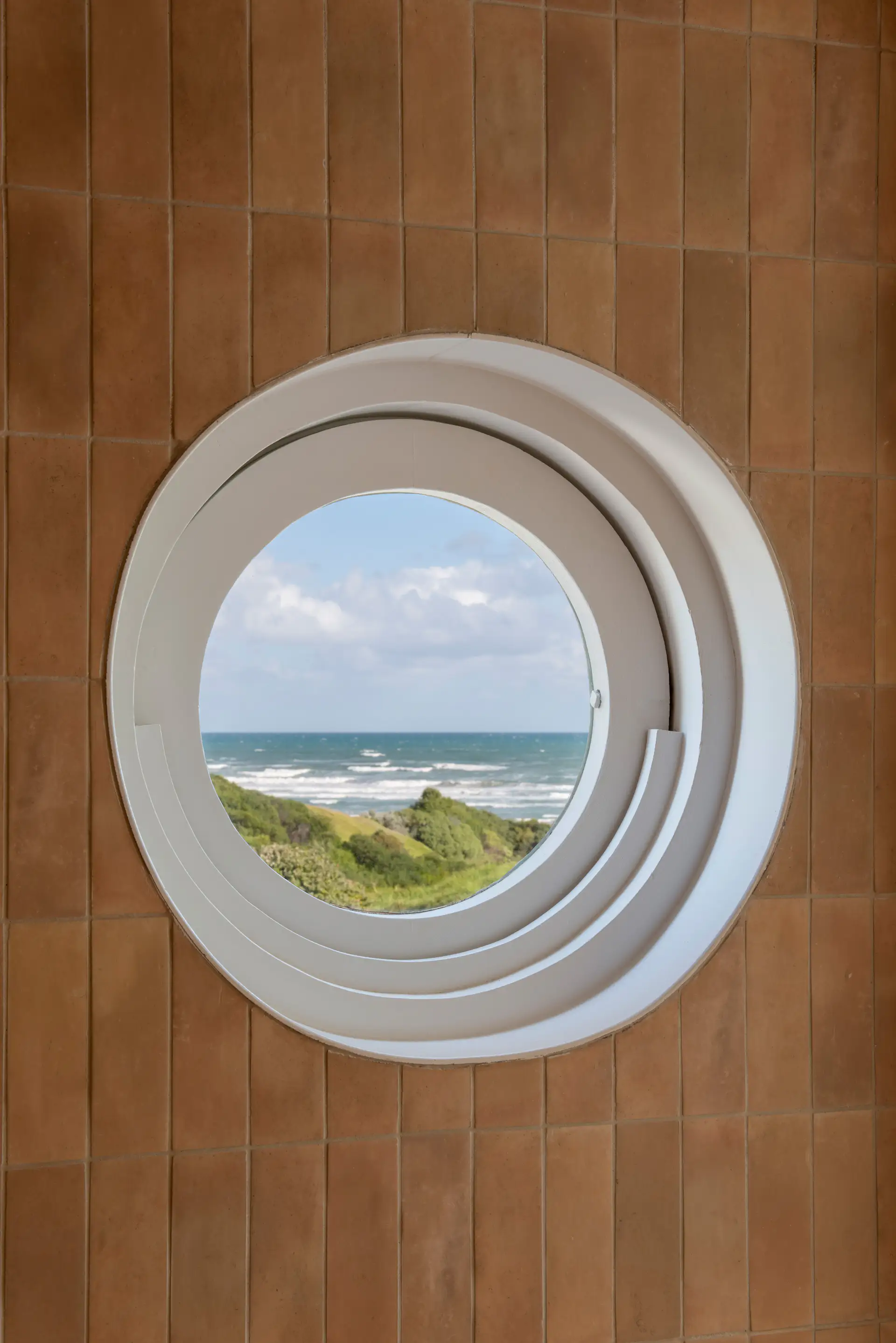 Photo 14 of 23 in This Elevated Australian Beach Shack Has a Vaporwave ...