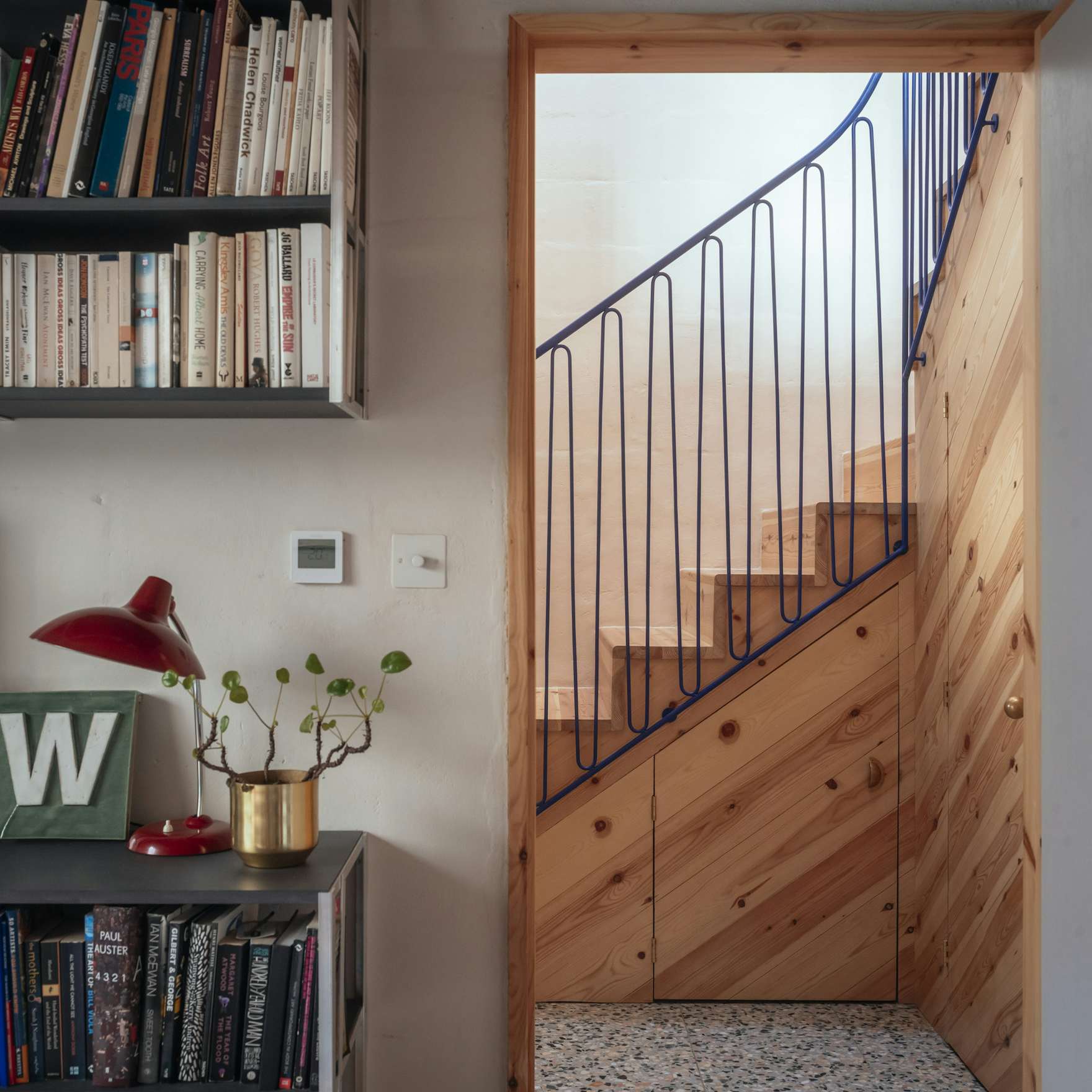 Photo 11 of 22 in Peckham House in London Stands Out Thanks to Hit-and ...