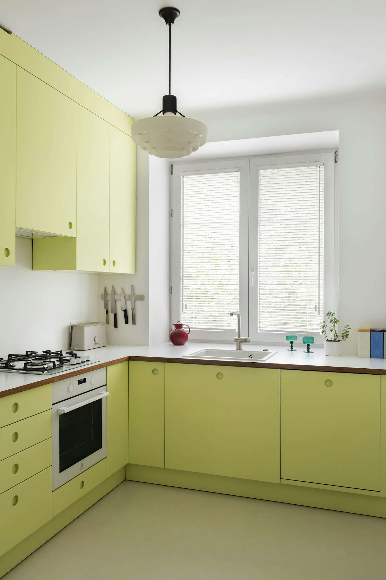 Photo 3 of 15 in Pops of Pistachio and Ruby Red Energize This 635 ...