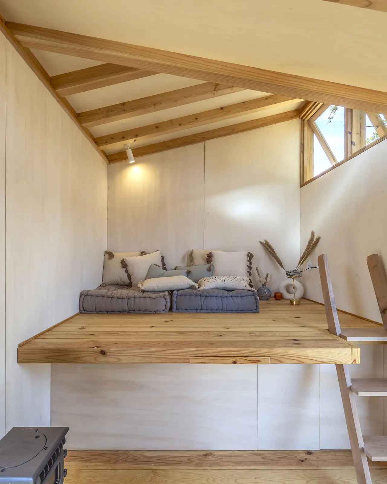 Photo 11 of 19 in A Trio of Tiny Homes Provide Views of Portugal's Best ...