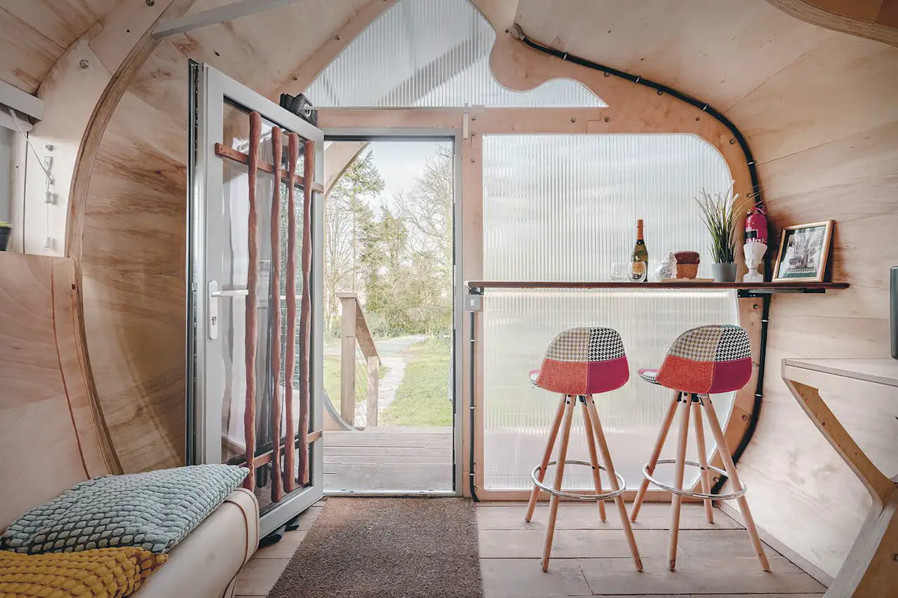 Photo 7 of 10 in This Cocoon-Like Cabin in England Has a Prefab Shell ...